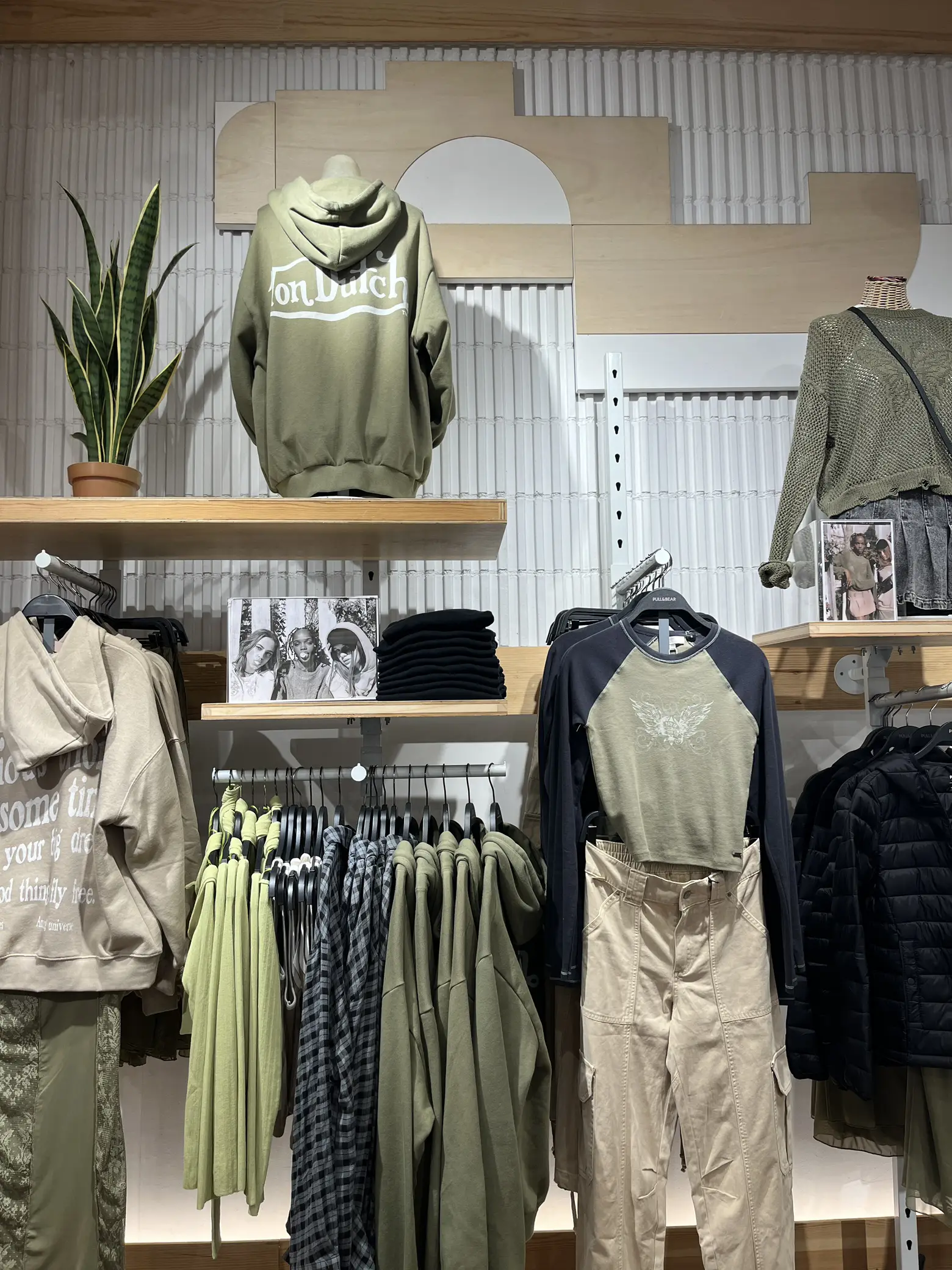 TOUR : ส่อง Pull&Bear คอลใหม่ มีของ von dutch ด้วย | แกลเลอรีที่โพสต์ ...