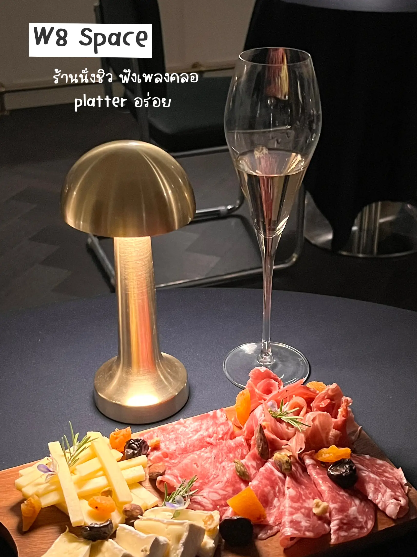 W8 space คาเฟ่บาร์ถ่ายรูปสวยม้าก📸 | แกลเลอรีที่โพสต์โดย Mooktamotary꒳ | Lemon8