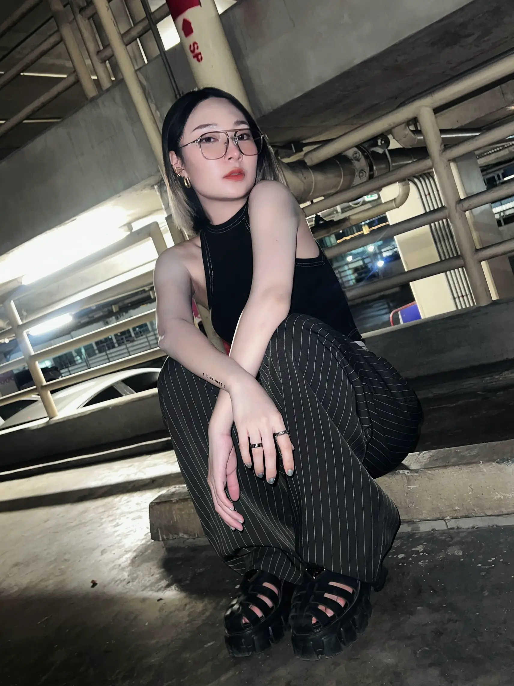 Outfit Ideas | น้อยแต่มาก | แกลเลอรีที่โพสต์โดย Snux.SN | Lemon8