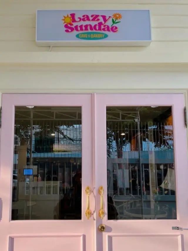คาเฟ่เปิดใหม่ ใกล้เซ็นทรัลปิ่นเกล้า🌷🌼 𝗟𝗮𝘇𝘆 𝗦𝘂𝗻𝗱𝗮𝗲 𝗖𝗮𝗳𝗲 | แกลเลอรีที่ ...