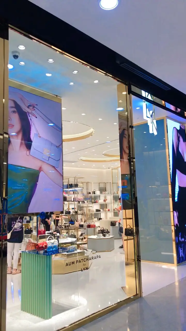 🧸พาไปส่องช้อปแบรนด์กระเป๋า LYN โฉมใหม่ที่ Central Hatyai | วิดีโอที่เผยแพร่โดย Ammie.J ♡ | Lemon8