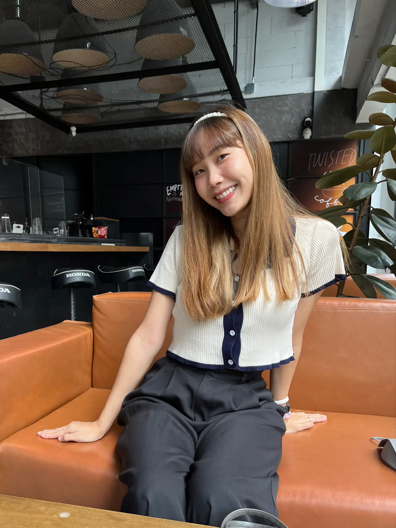 แจกพิกัด! เสื้อน่ารัก ผ้านิ่มสุดๆ ใส่สบาย แค่ 100.- 🔥 | แกลเลอรีที่โพสต์โดย Pearrie bob ツ | Lemon8