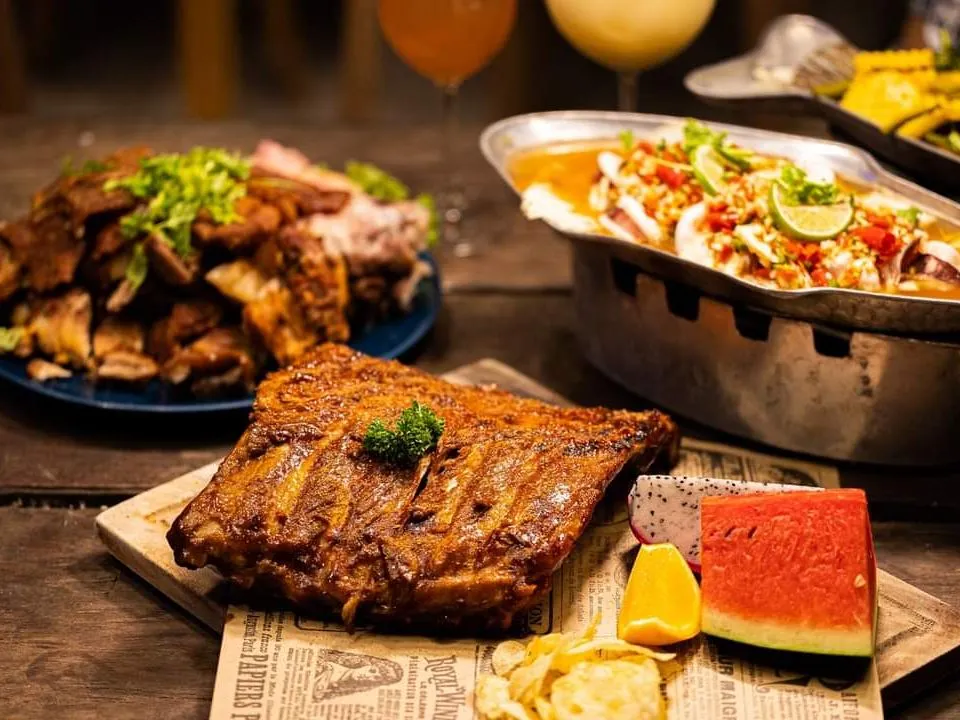 ร้านนั่งชิลล์บรรยากาศสบายๆ | แกลเลอรีที่โพสต์โดย bee&bee | Lemon8