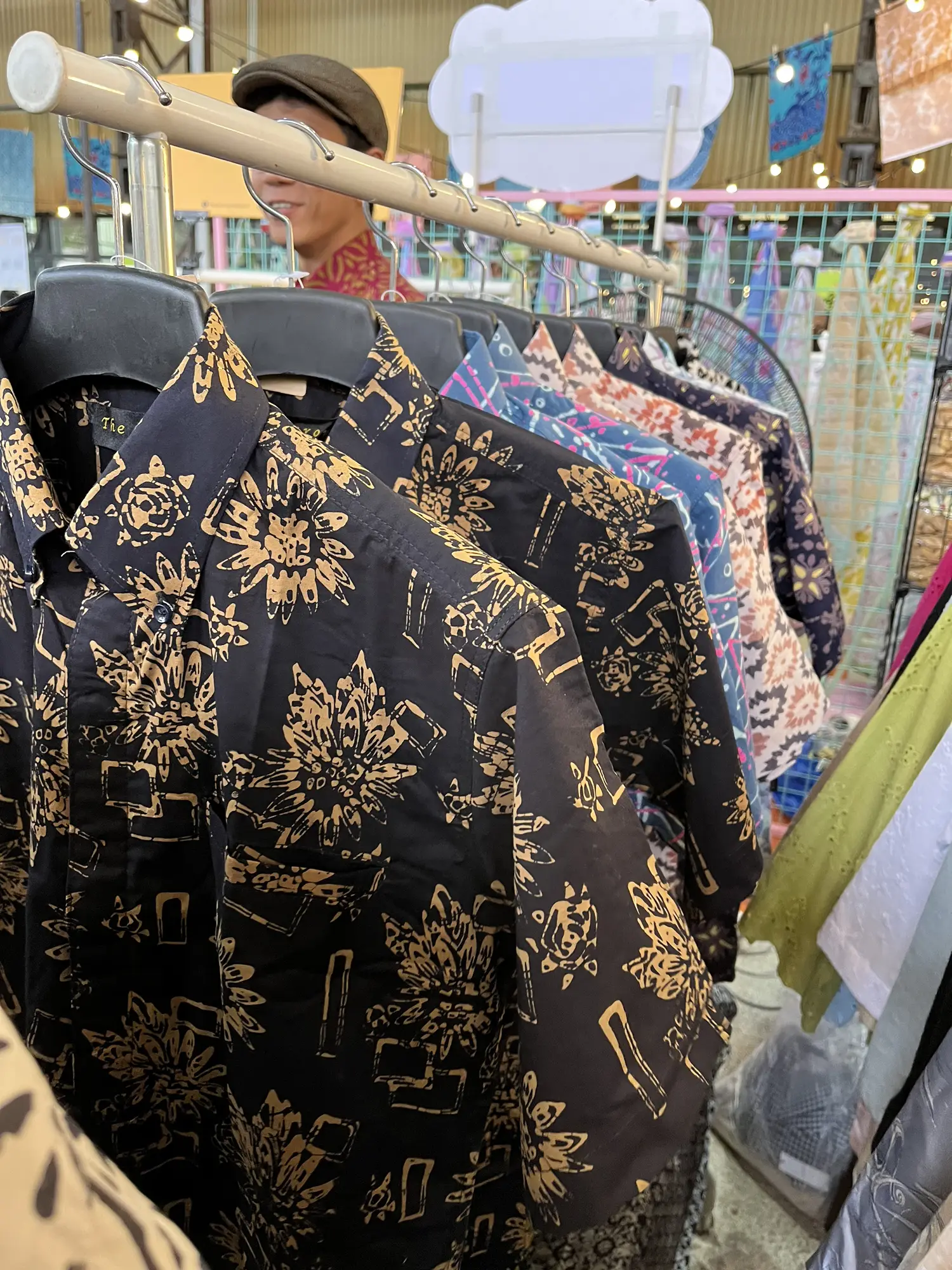 Is it worth going to Riuh Raya? 😕 | แกลเลอรีที่โพสต์โดย J | Lemon8