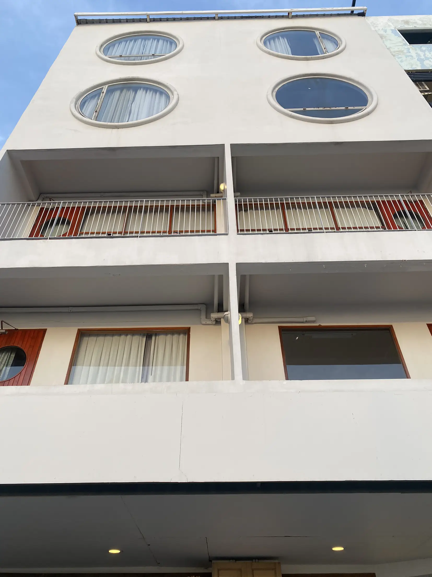 🏖 ที่พักติดทะเลบางแสน วิวสวย ห้องสไตล์ญี่ปุ่นมาก งบ 900฿ 🤎 | แกลเลอรีที่โพสต์โดย Ploiilyploy ...