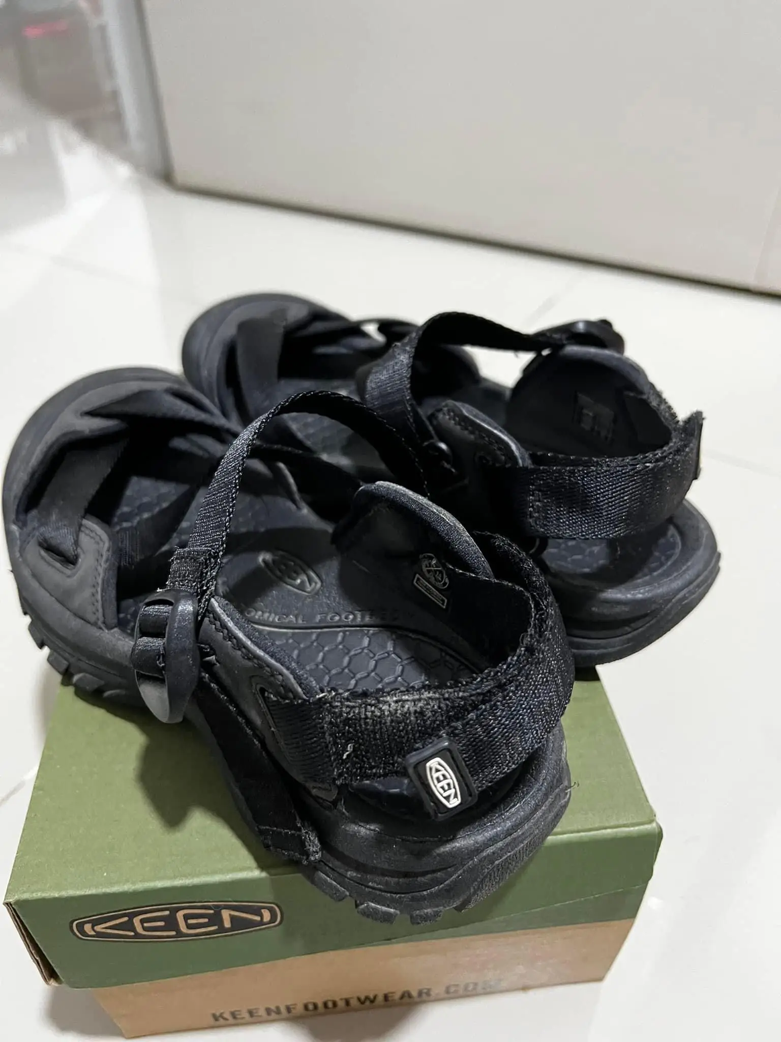 #keen ขายมือสอง ของแท้100 2800 | แกลเลอรีที่โพสต์โดย Y I N G | Lemon8