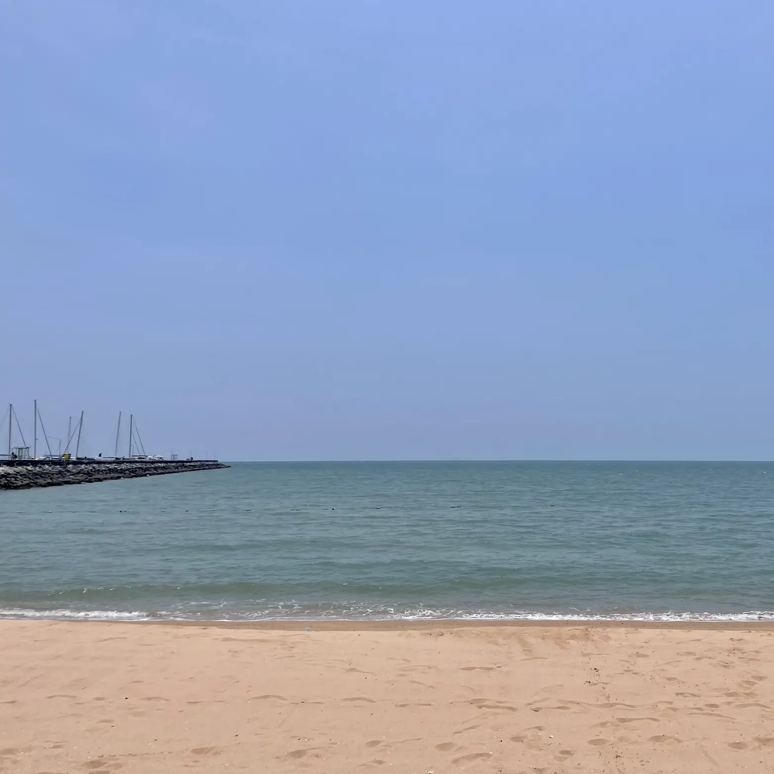 Good Old Sea Beach cafe : ทะเลอีกแล้วววววว💙☀️ | แกลเลอรีที่โพสต์โดย ...