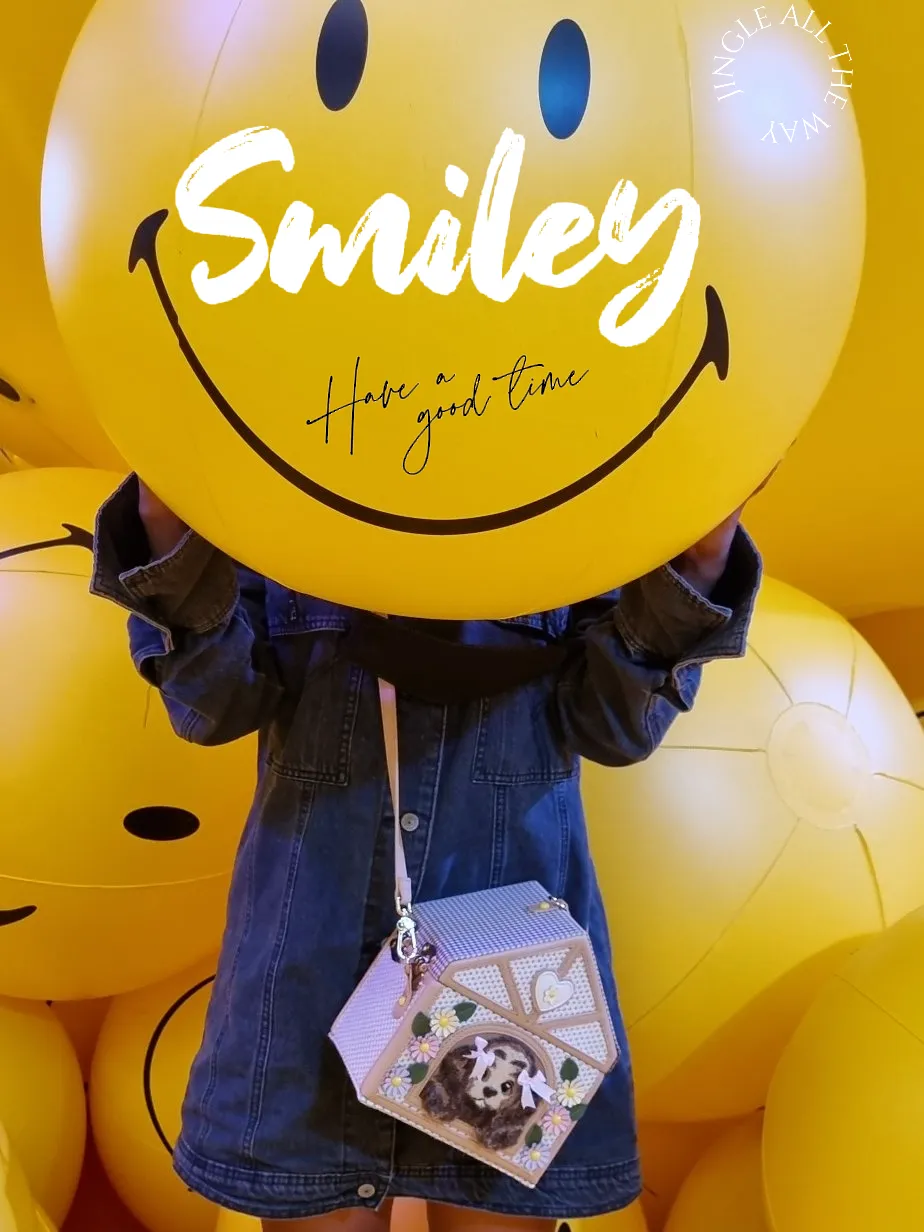 SMAILY AT SIAM CENTER | แกลเลอรีที่โพสต์โดย Som Pimchanok | Lemon8