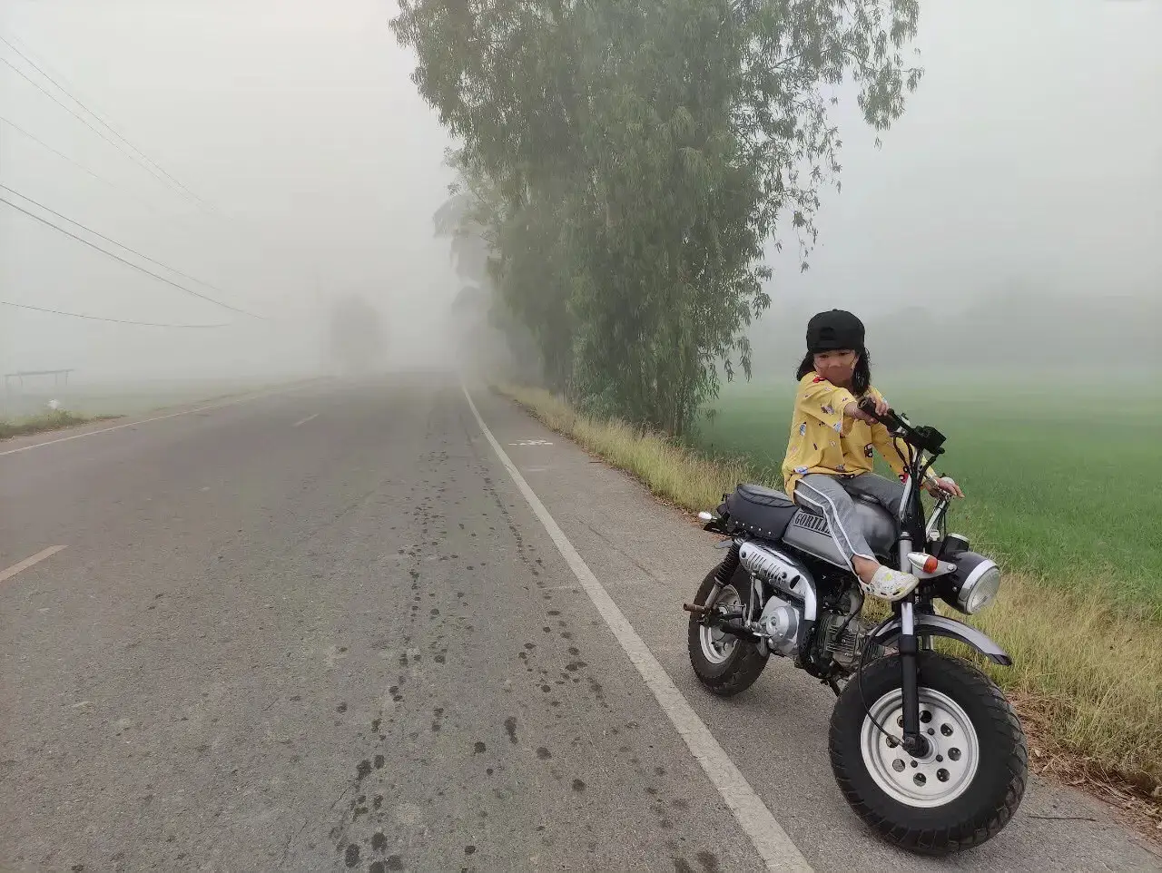 ทริคถ่ายรูปกับรถคู่ใจ สไตล์เด็กๆ🏍👧🏻 | แกลเลอรีที่โพสต์โดย Mae’Pu🌻 | Lemon8