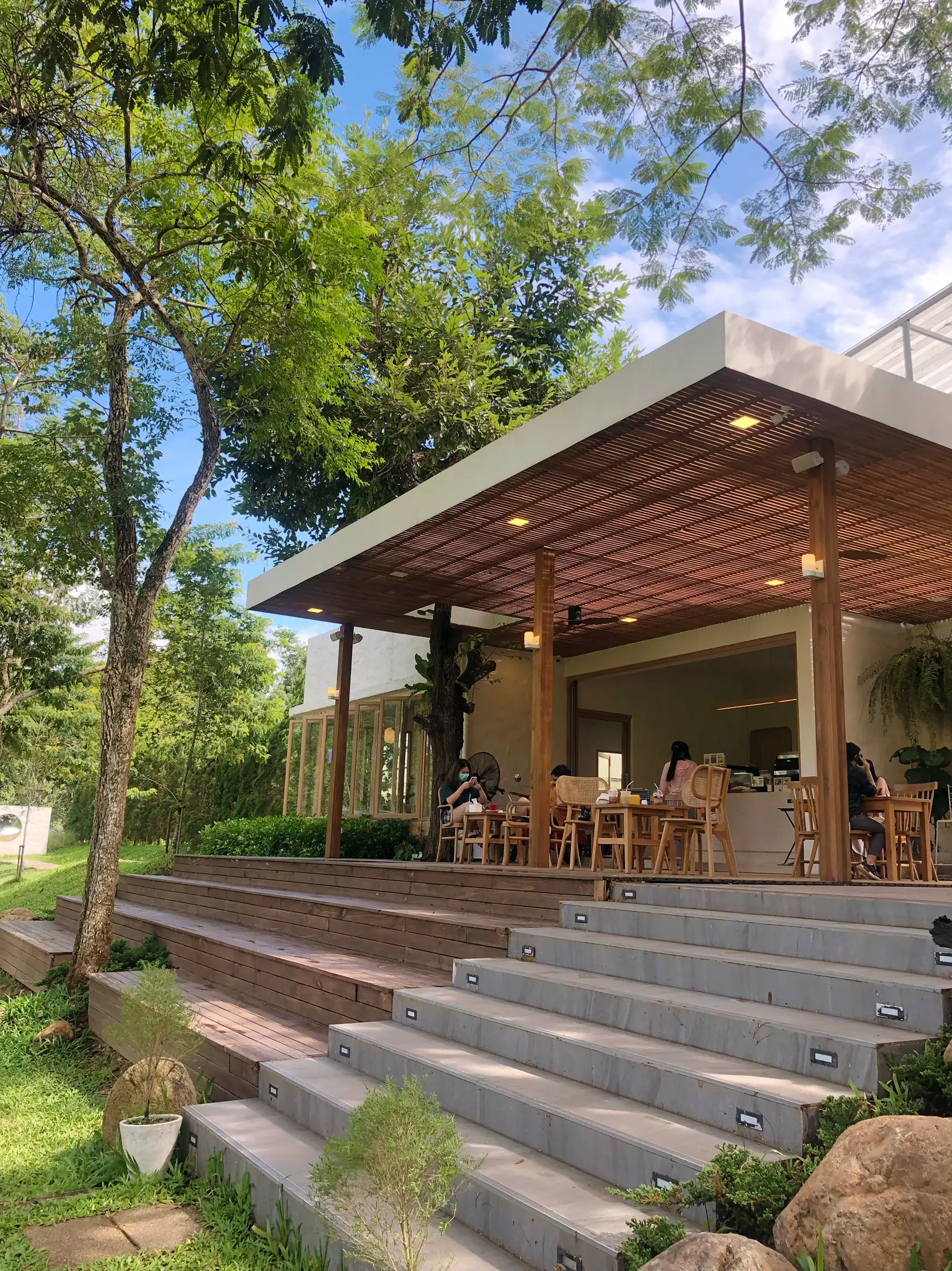 Canary Cafe & Restaurant 🌳 คาเฟ่ริมน้ำตก ฟีลธรรมชาติ | แกลเลอรีที่โพสต์ ...