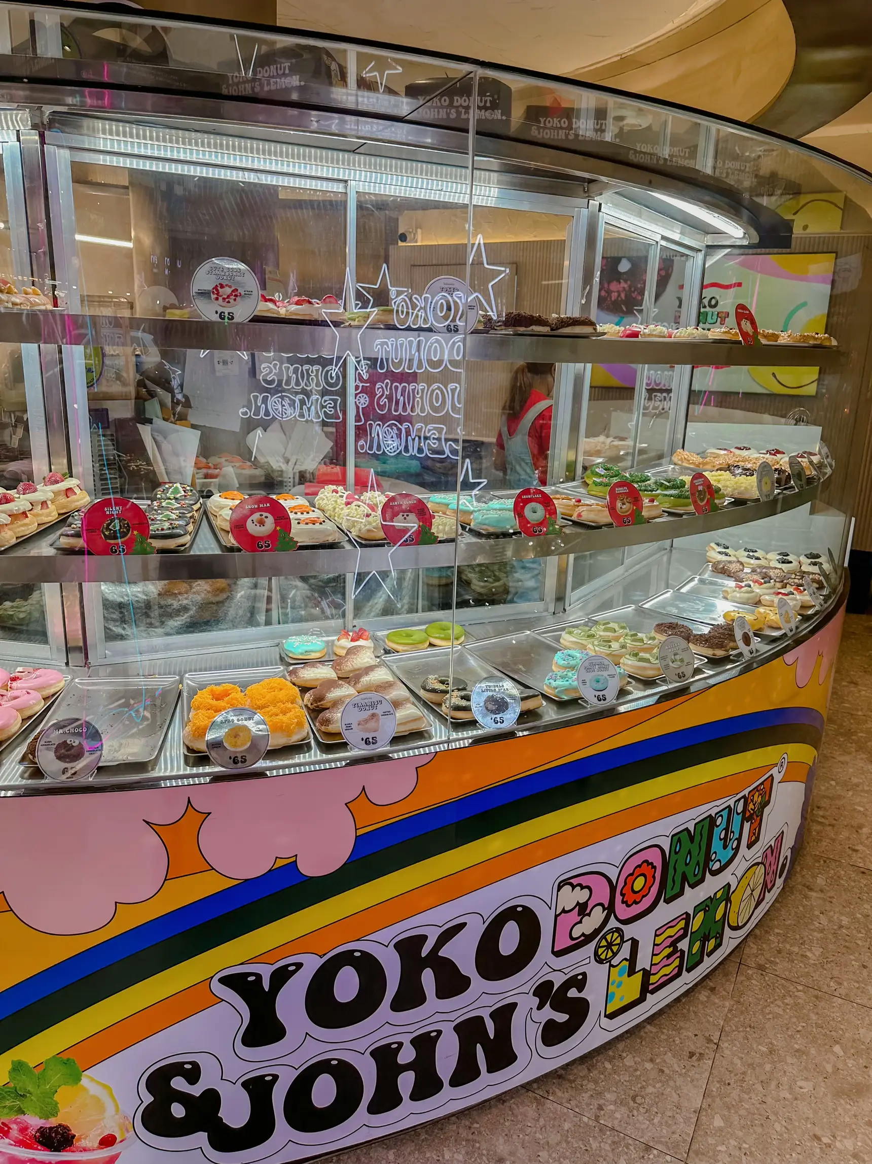 Yoko Donut & John's 🍩ย่านบรรทัดทอง | แกลเลอรีที่โพสต์โดย asma.ntd | Lemon8