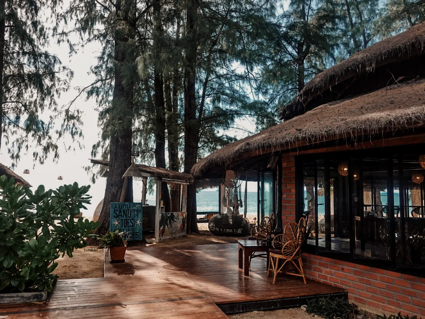 Escape Cafe' คาเฟ่ลับบนเกาะลันตา | แกลเลอรีที่โพสต์โดย LADY FANG 🍋 | Lemon8