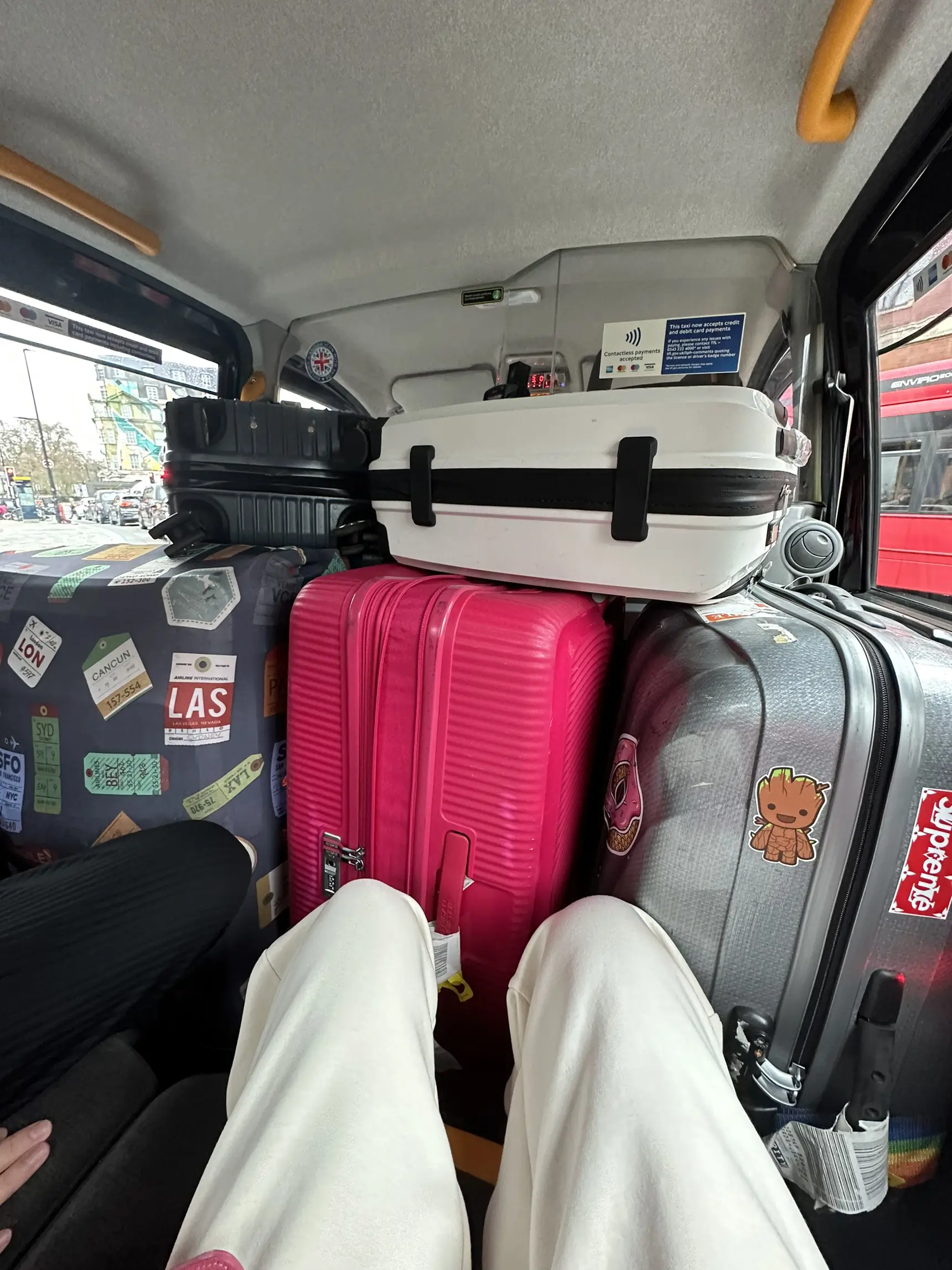 อ่านก่อนเลือกกระเป๋า/เก็บกระเป๋าไปเที่ยว😆 | แกลเลอรีที่โพสต์โดย Ploy Orraya | Lemon8