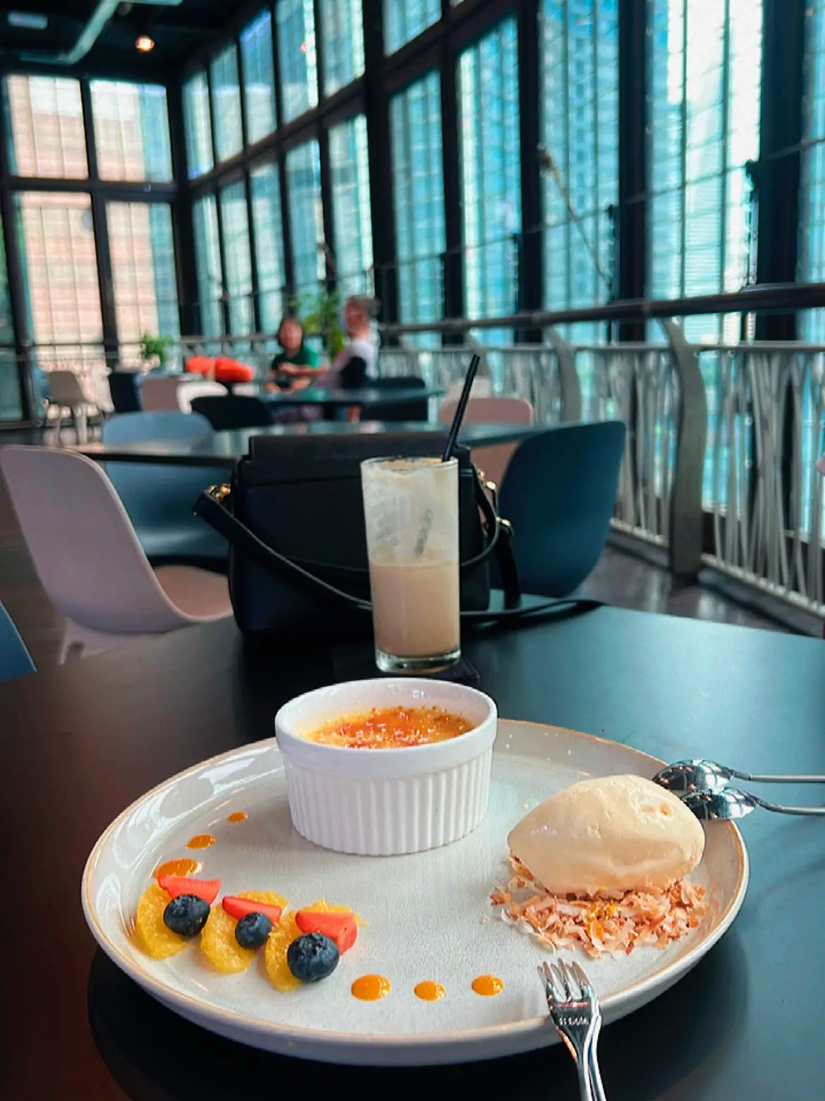 Red Red Botak Head In BookXcess From Book To Bite🍴 | Galeri disiarkan ...