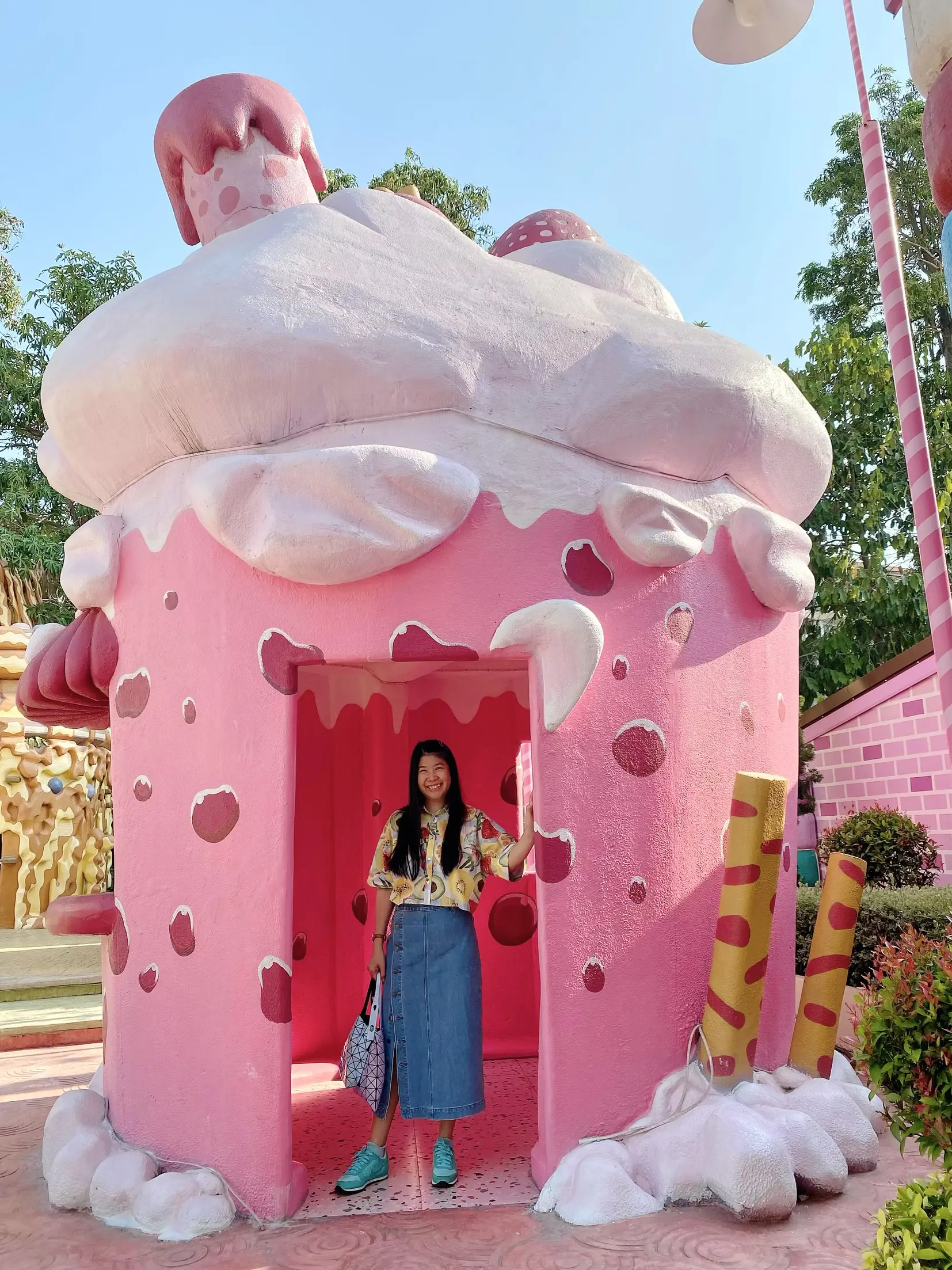 เที่ยวพัทยา ⛴️🧊💙 Fairy Sweet Village 🍋🍰🍿🎠 | แกลเลอรีที่โพสต์โดย Thanyarak.poy | Lemon8