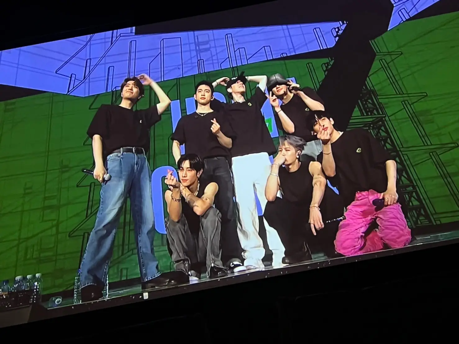 เช่าโรงหนัง ดูคอนเสิร์ตเพื่อเธอเลยนะGOT7!!!! 💚💚💚 | แกลเลอรีที่โพสต์โดย Pincook🌷 | Lemon8