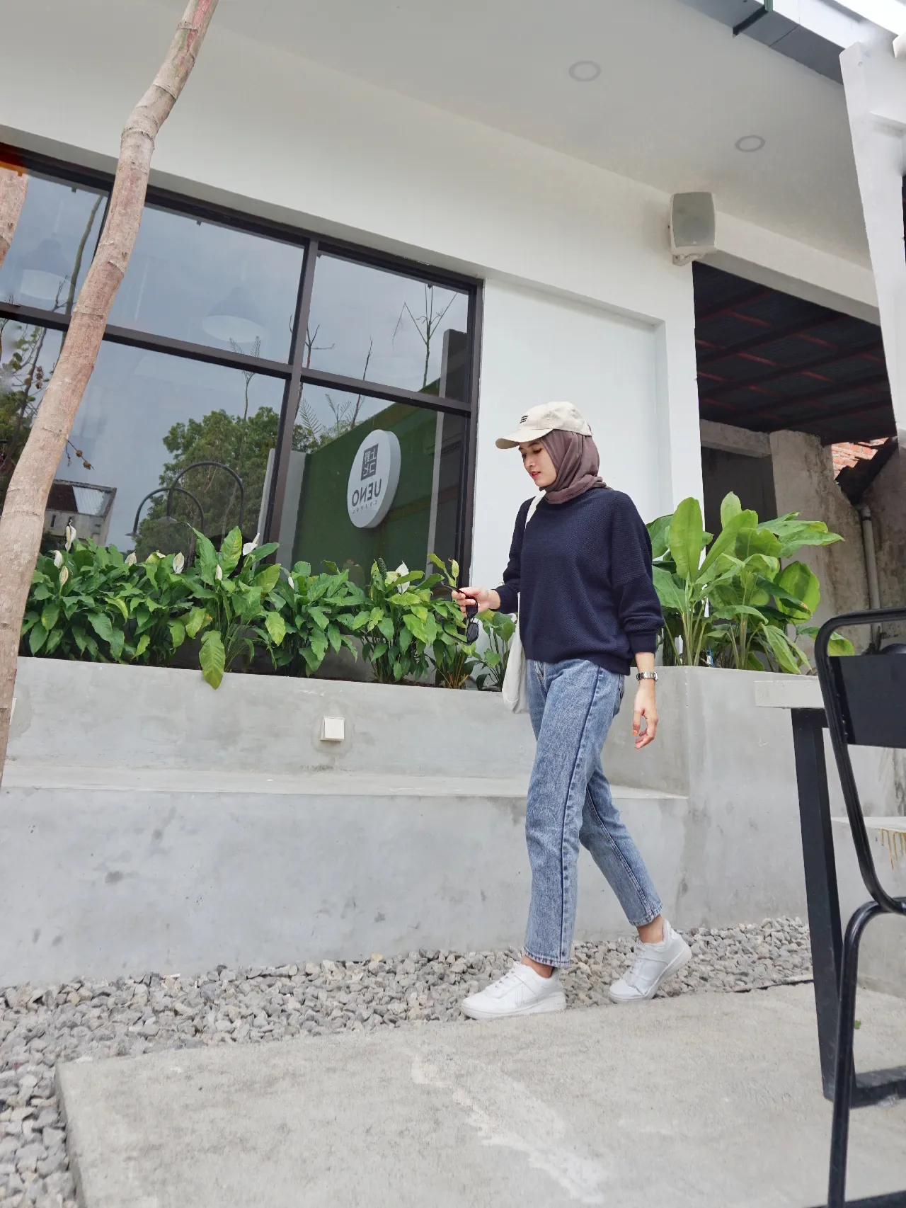 ide pose foto candid anti mati gaya | Galeri diposting oleh Nawal Julia | Lemon8