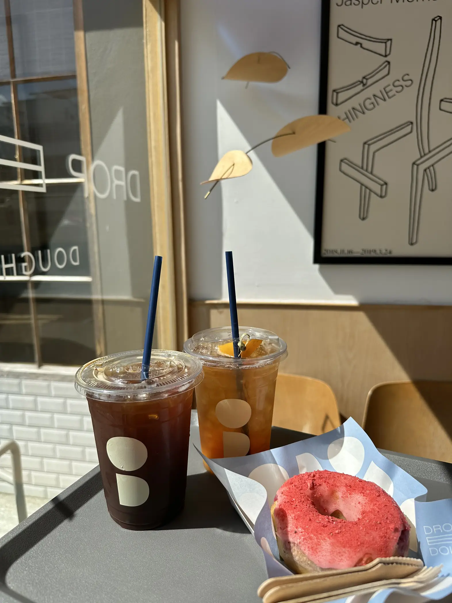 Drop by dough ทั้ง 3 สาขา 🍩🥤 | แกลเลอรีที่โพสต์โดย Fenafern | Lemon8