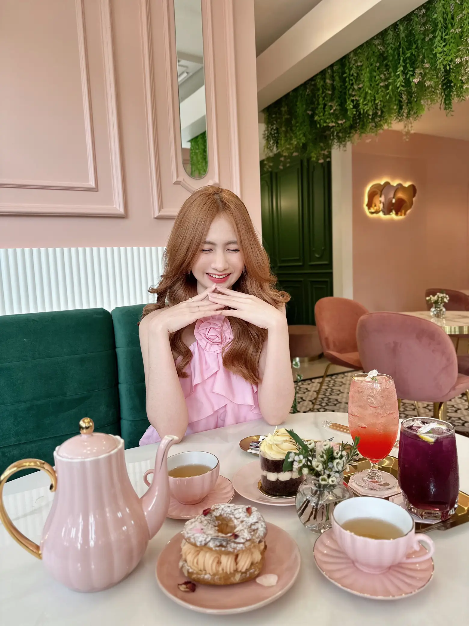 จิบน้ำชายามบ่ายที่ Café Les Sœurs | แกลเลอรีที่โพสต์โดย Pbeam.s | Lemon8