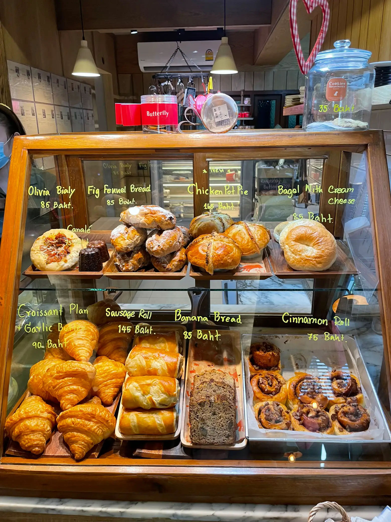 Work from cafe! บรรยากาศดี มีปลั๊ก! | แกลเลอรีที่โพสต์โดย thisispaepae | Lemon8