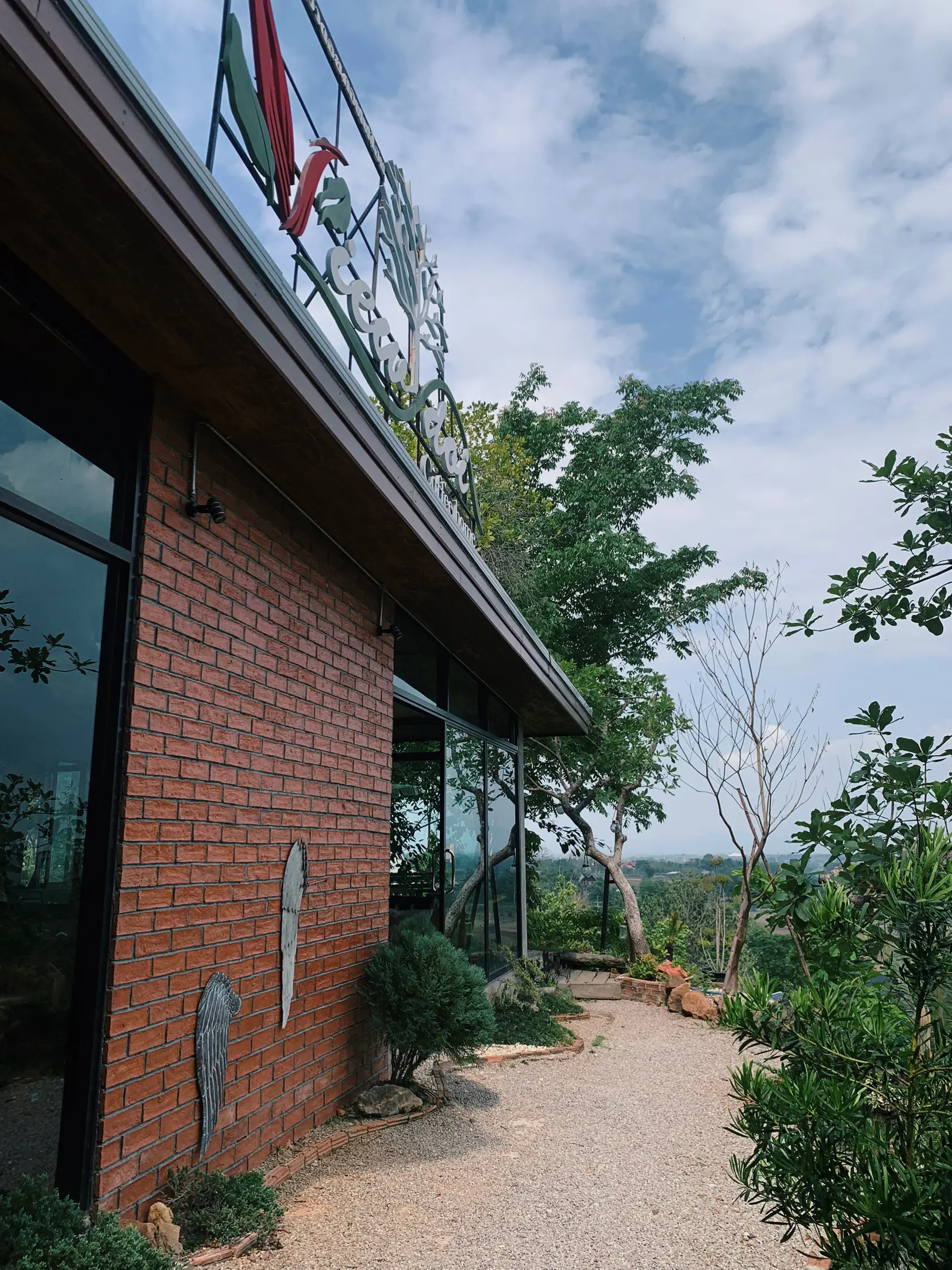 🍃 คาเฟ่วิวสวย บรรยากาศดีใกล้ตัวเมืองแม่สอด 🍂 Gallery Posted By 𝑷𝒑