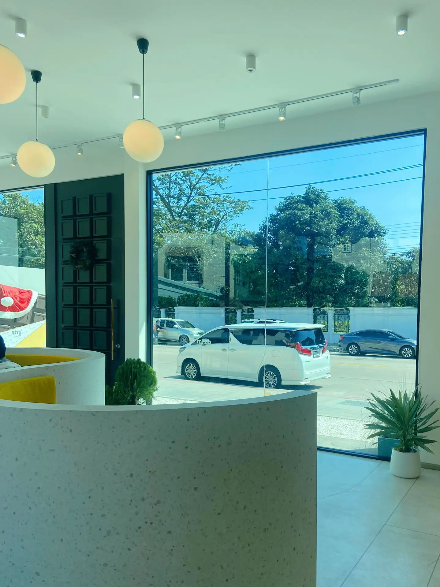 “Grin” คาเฟ่เพื่อชาวช็อคโกแลตเลิฟเว่อร์ | แกลเลอรีที่โพสต์โดย Prow ...