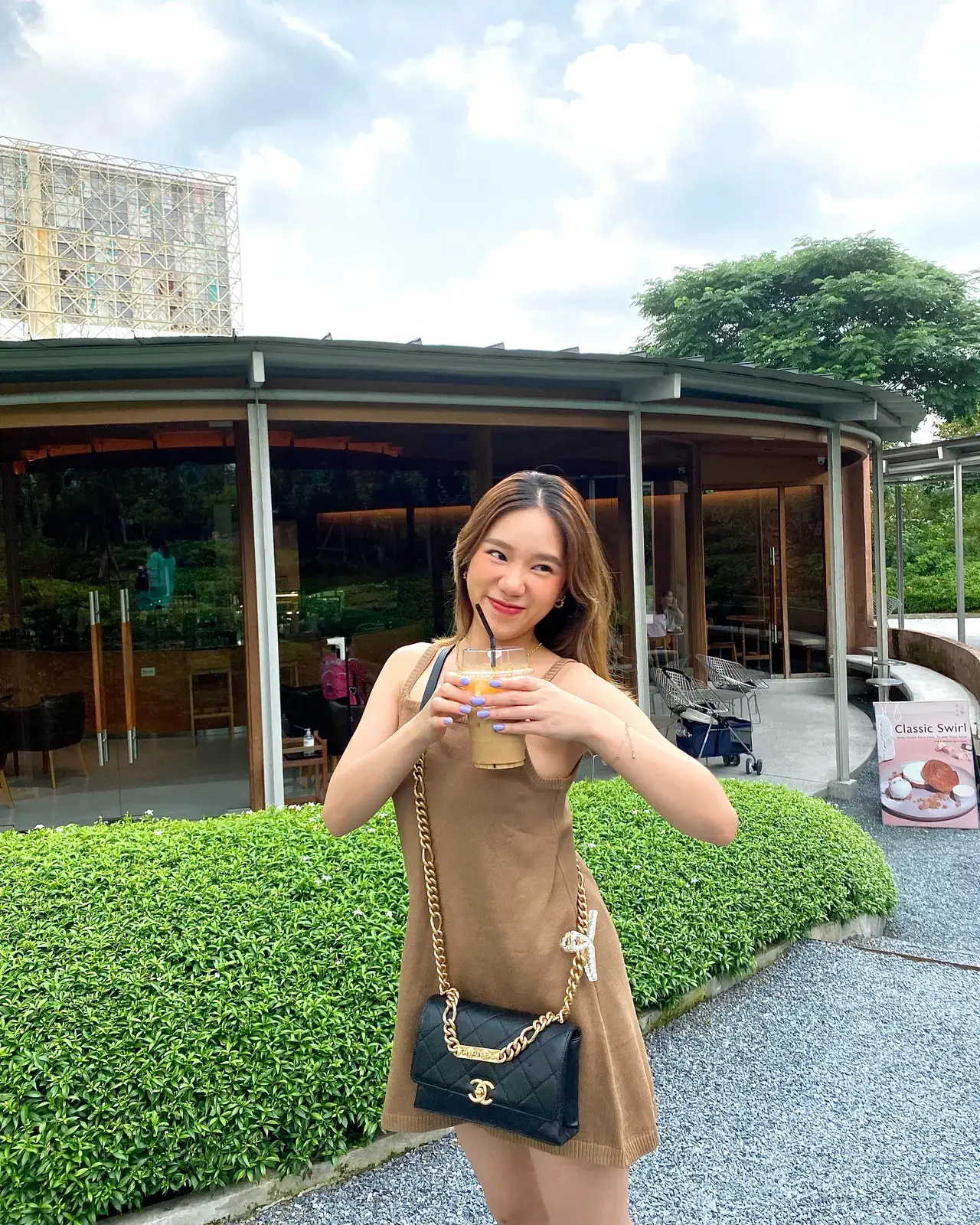 5 ไอเดียแต่งตัวเอิร์ธโทน🤎 | แกลเลอรีที่โพสต์โดย ployphanr | Lemon8