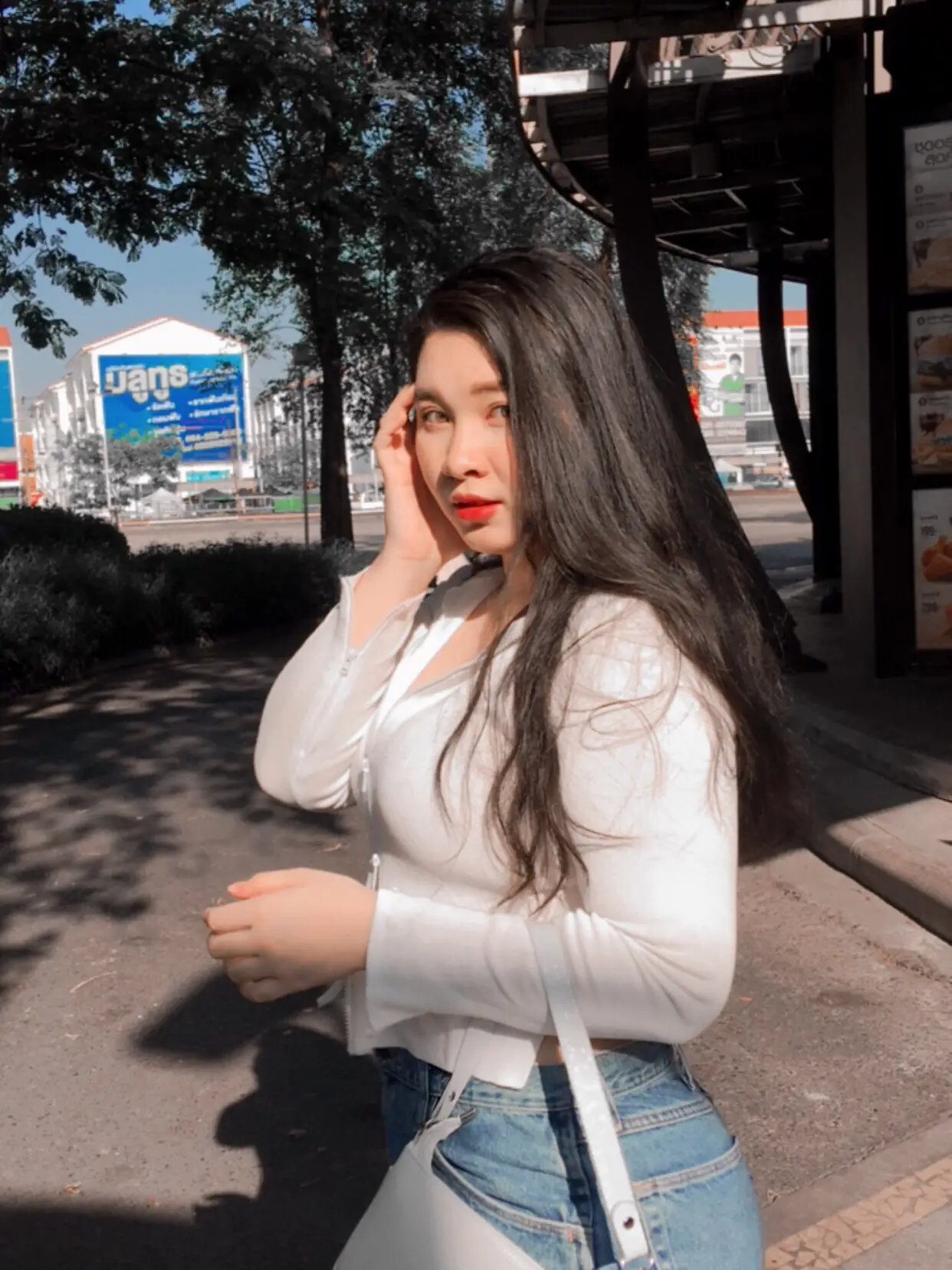 🤎แต่งตัวตามไคลี่ Kylie Jenner สายฝอ | แกลเลอรีที่โพสต์โดย Yokmoki | Lemon8