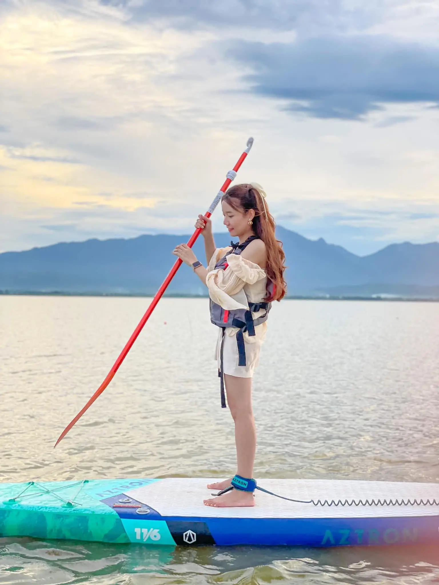 ไปพาย SUP board ที่พะเยากัน 🏄🏻‍♀️💕 | แกลเลอรีที่โพสต์โดย nnoinah | Lemon8