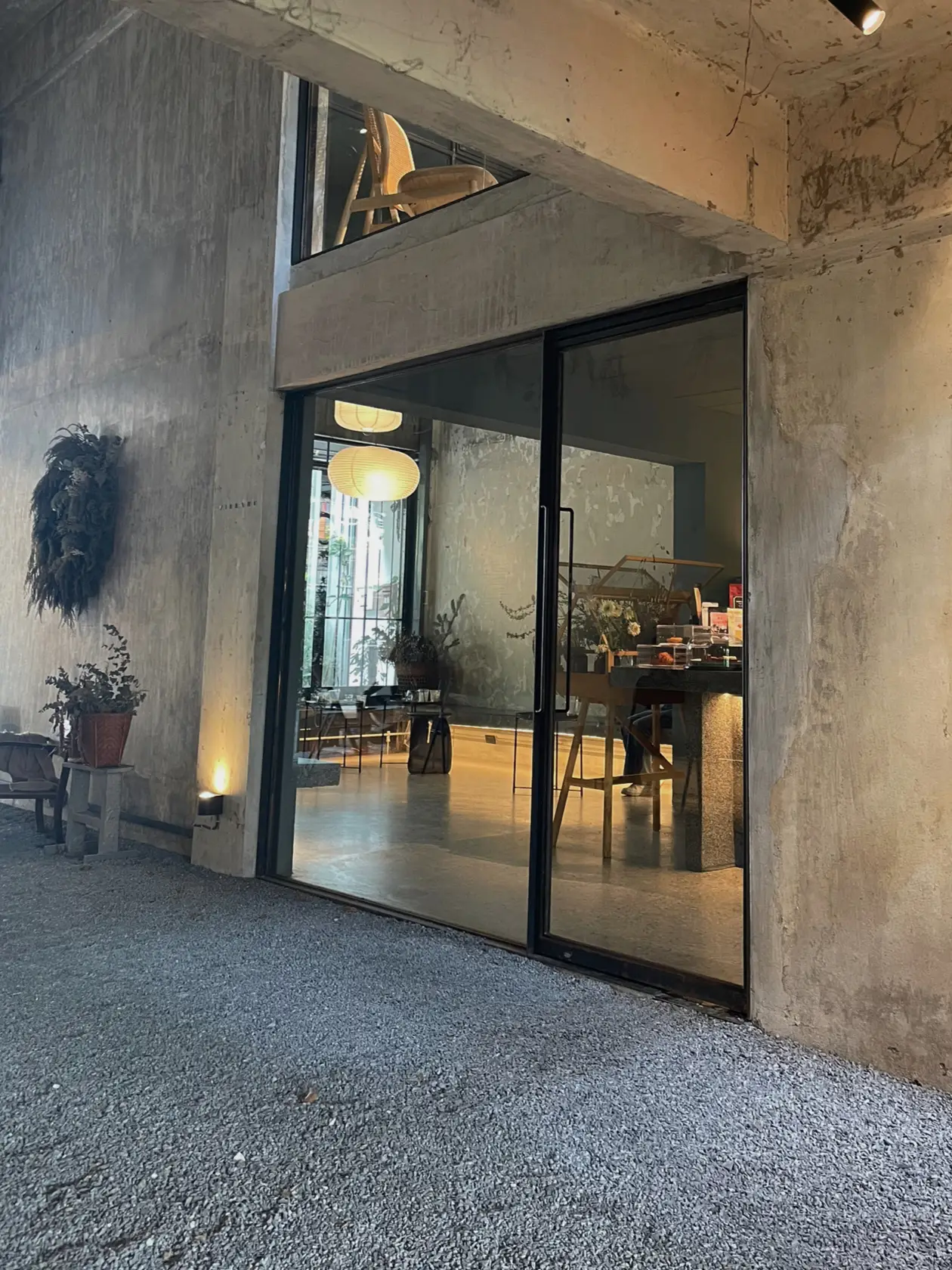 VIBRANT.BKK’ - 📍พิกัดมุมถ่ายรูปสุดเท่ห์📸 | แกลเลอรีที่โพสต์โดย Mhew.wz | Lemon8