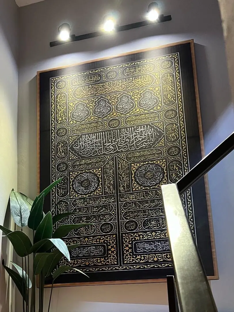 DEKO RUANG TANGGA DENGAN CANVAS FRAME | Galeri disiarkan oleh AI.DEN ...