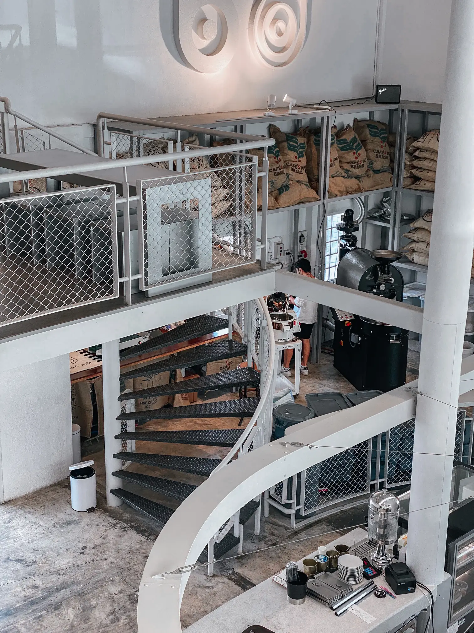 𝔹𝕝𝕒𝕔𝕜 𝕒𝕟𝕕 𝕞𝕚𝕝𝕜 🥛 | แกลเลอรีที่โพสต์โดย Satapron | Lemon8