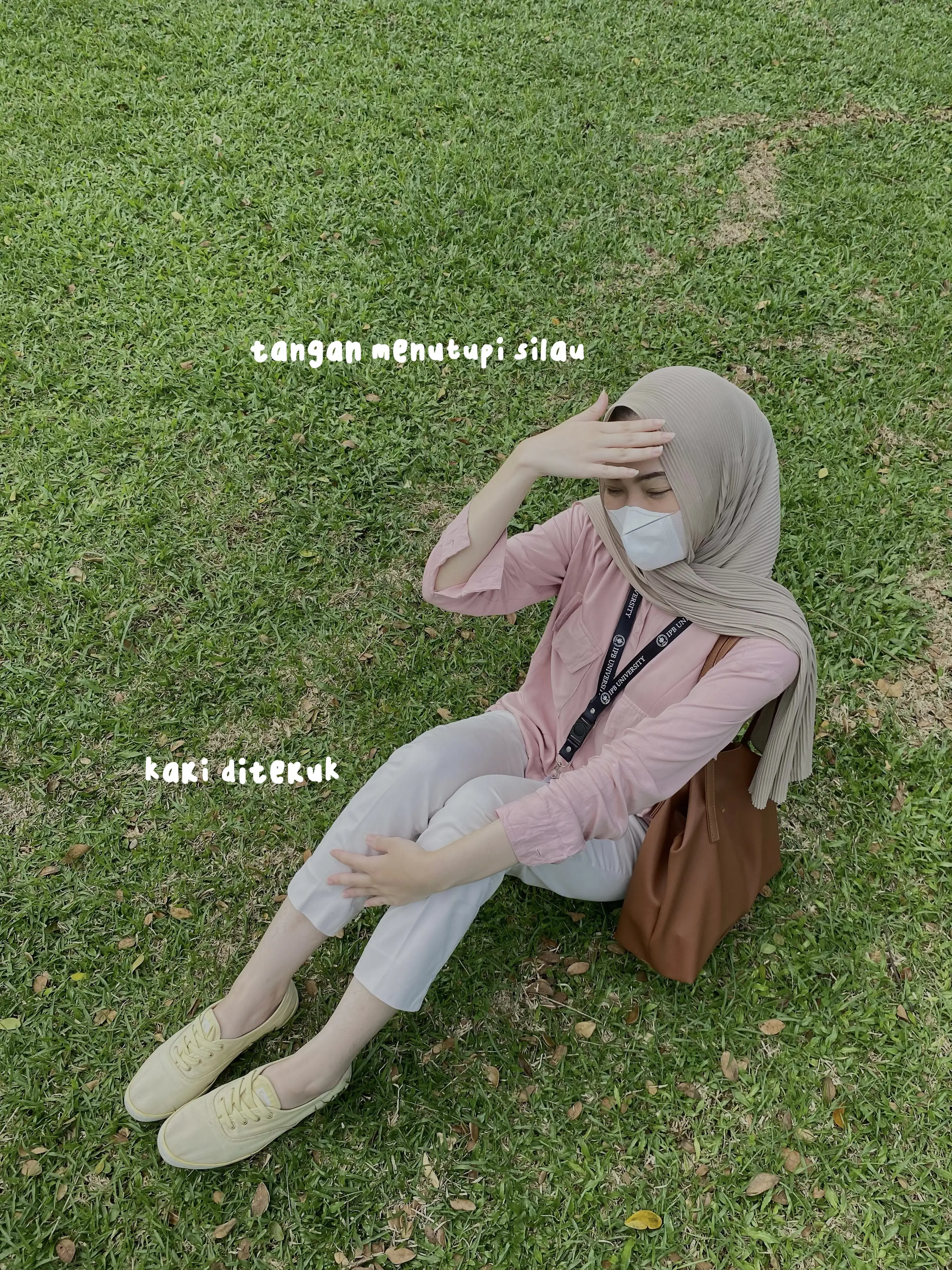 Sitting Pose Ideas | แกลเลอรีที่โพสต์โดย zalfalifaa | Lemon8