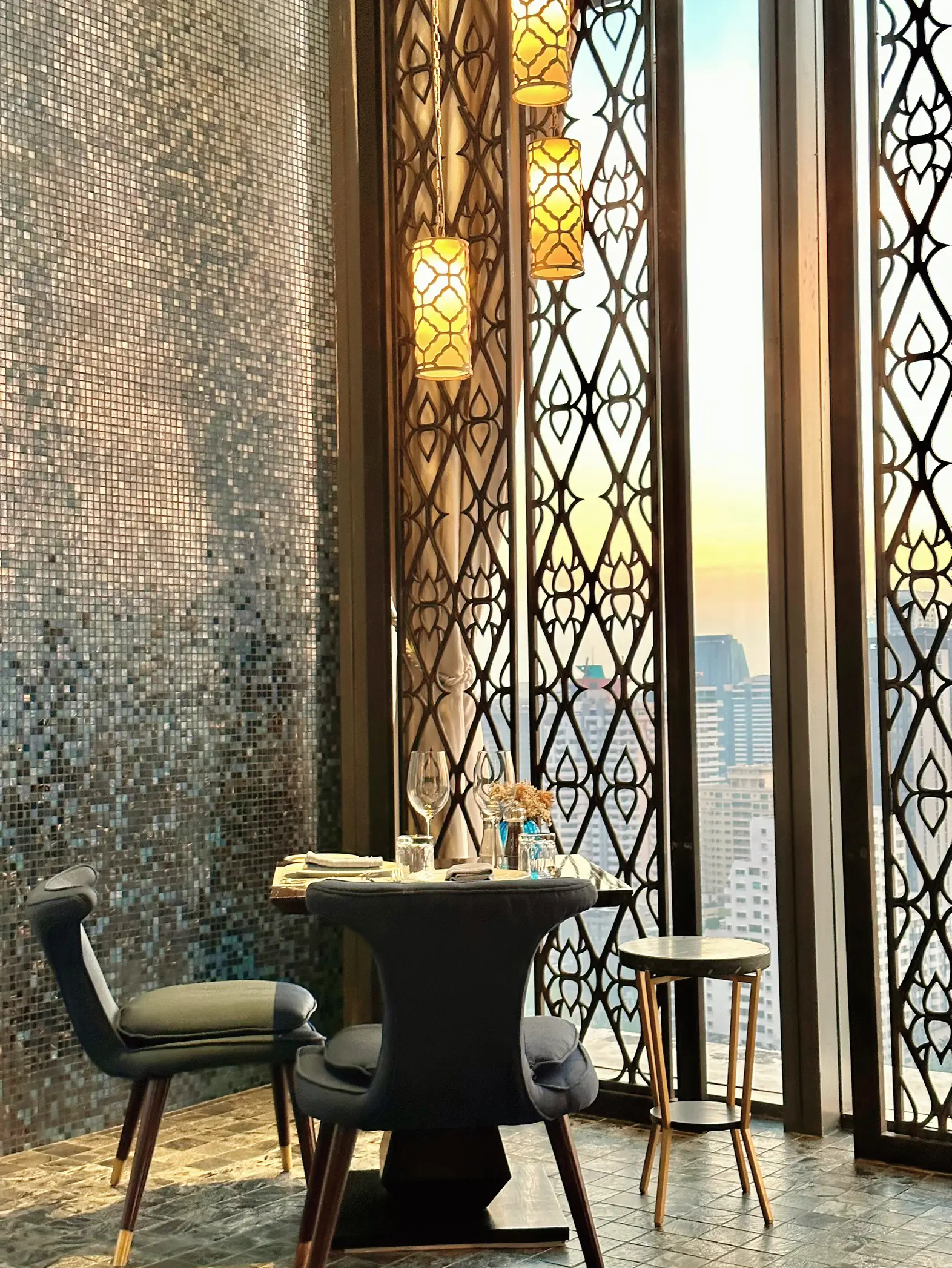 Nimitr Restaurant and Rooftop Bar | แกลเลอรีที่โพสต์โดย Theworldisoutth ...