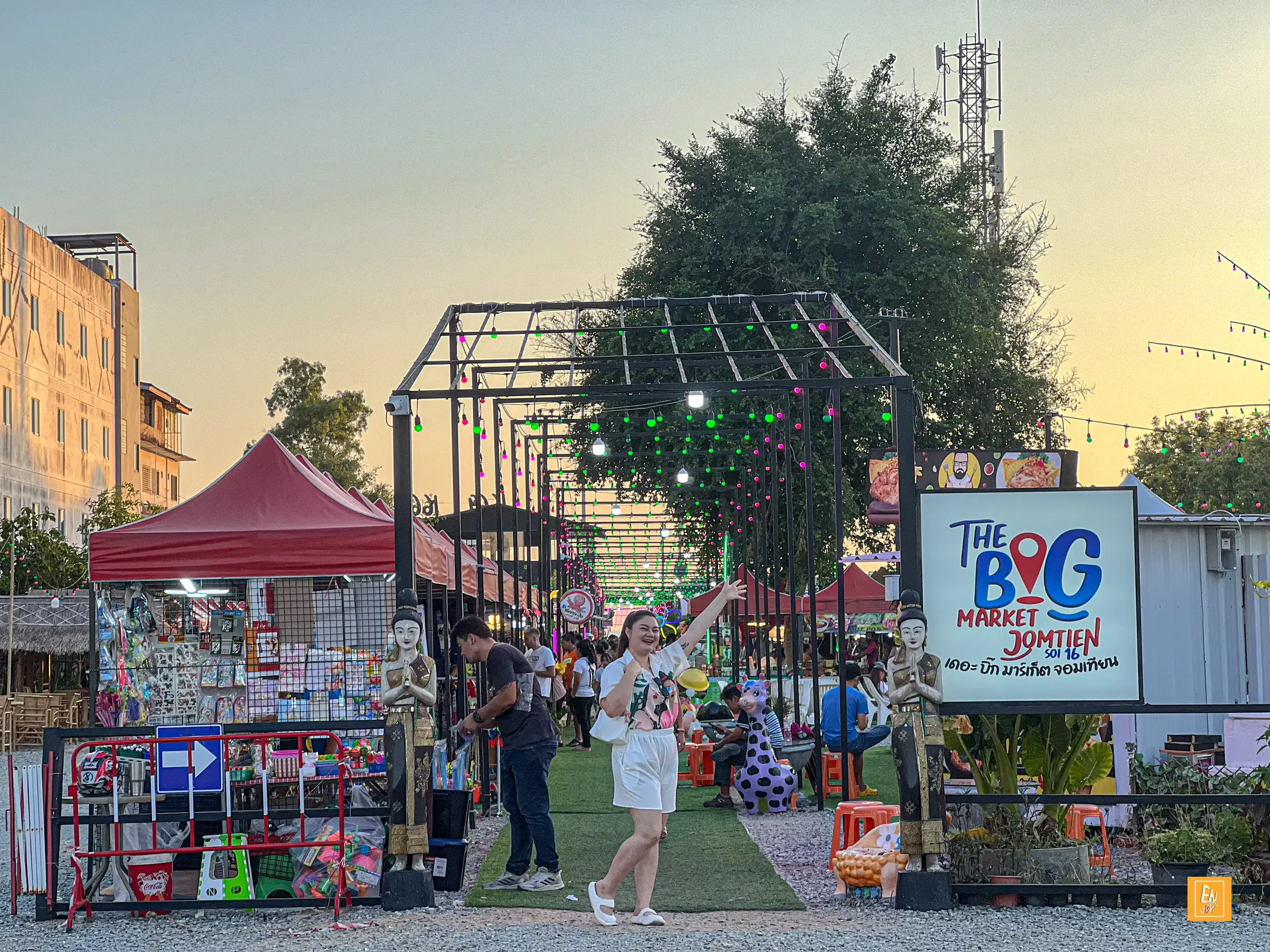 สตรีทฟู้ดจอมเทียนซ.16 The Big Market Jomtien | แกลเลอรีที่โพสต์โดย เอ็นท์ไปกับจอย | Lemon8