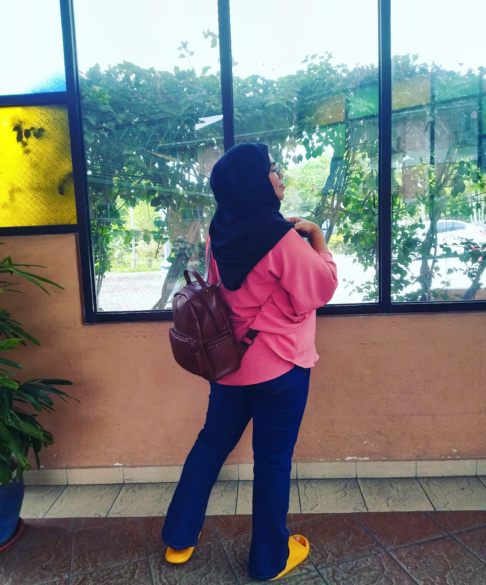 ootd from behind | Galeri disiarkan oleh missKakazmil | Lemon8