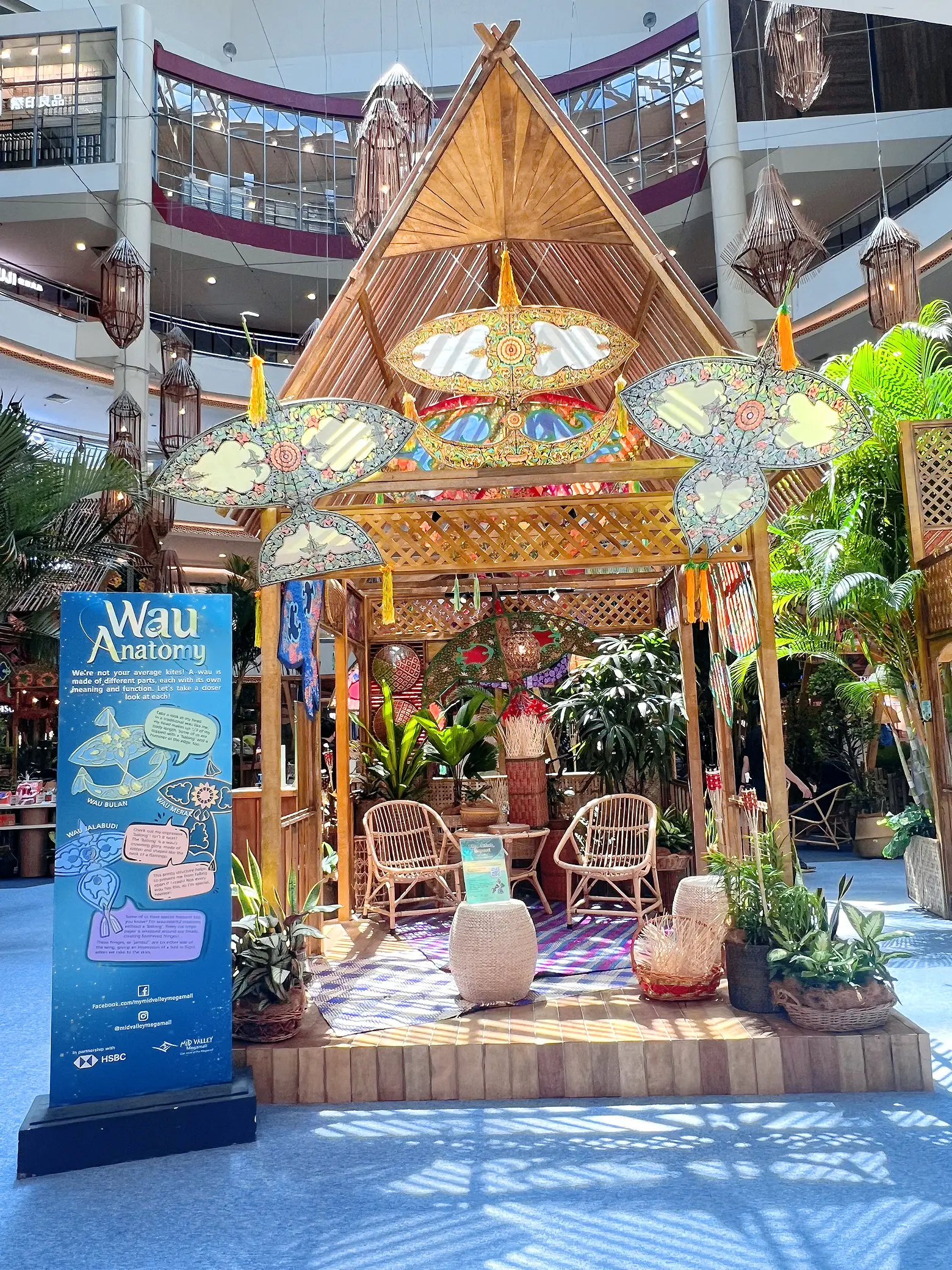 Wau Theme Kampung This Raya At Midvalley Megamall🏢 | Galeri disiarkan ...