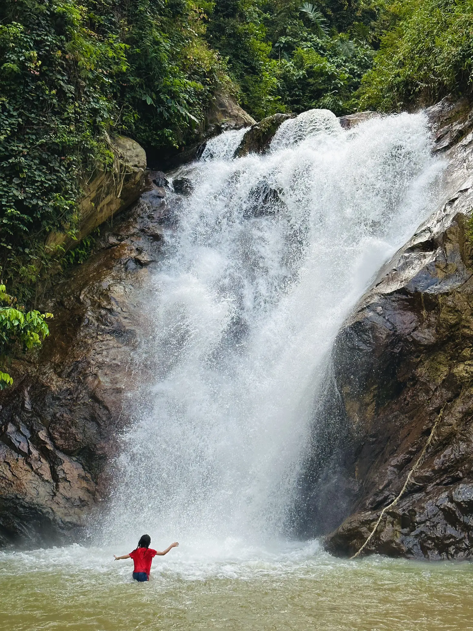 Air Terjun di Highway Karak! Wajib singgah😍 | Galeri disiarkan oleh ...