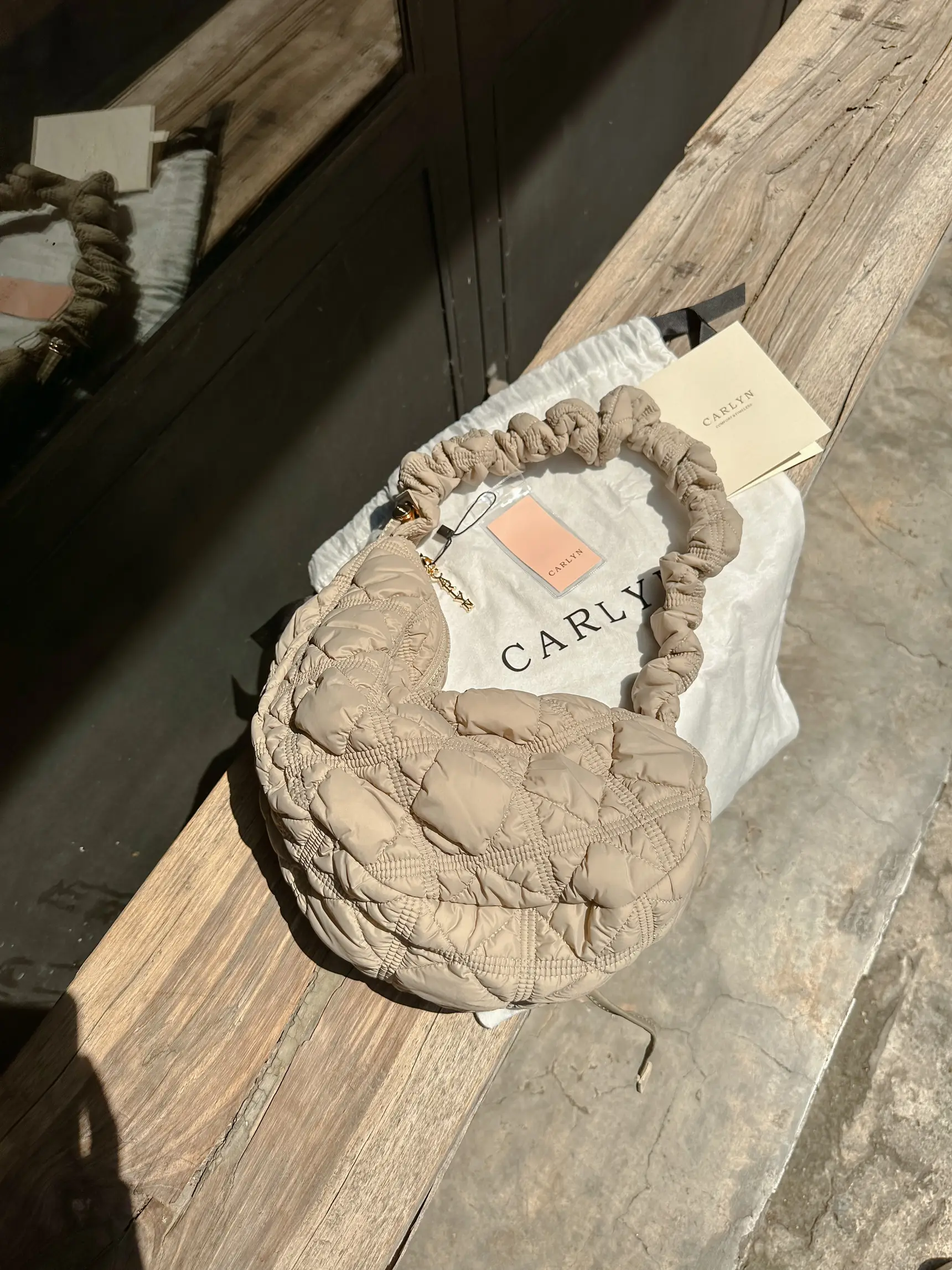 Carlyn Cozy Bag 🪩กระเป๋าเกาหลี2023 ปังไม่หยุด..ราคาจุก! | แกลเลอรีที่ ...