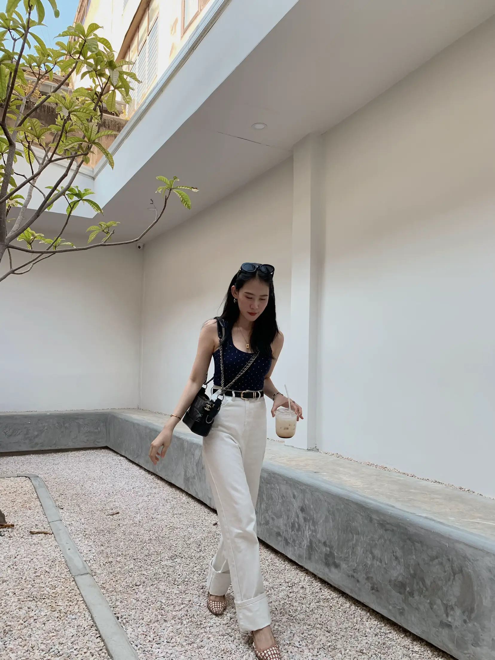 Mix & Match กางเกงยีนส์สีขาวตัวโปรด 👖 | แกลเลอรีที่โพสต์โดย S P Y | Lemon8