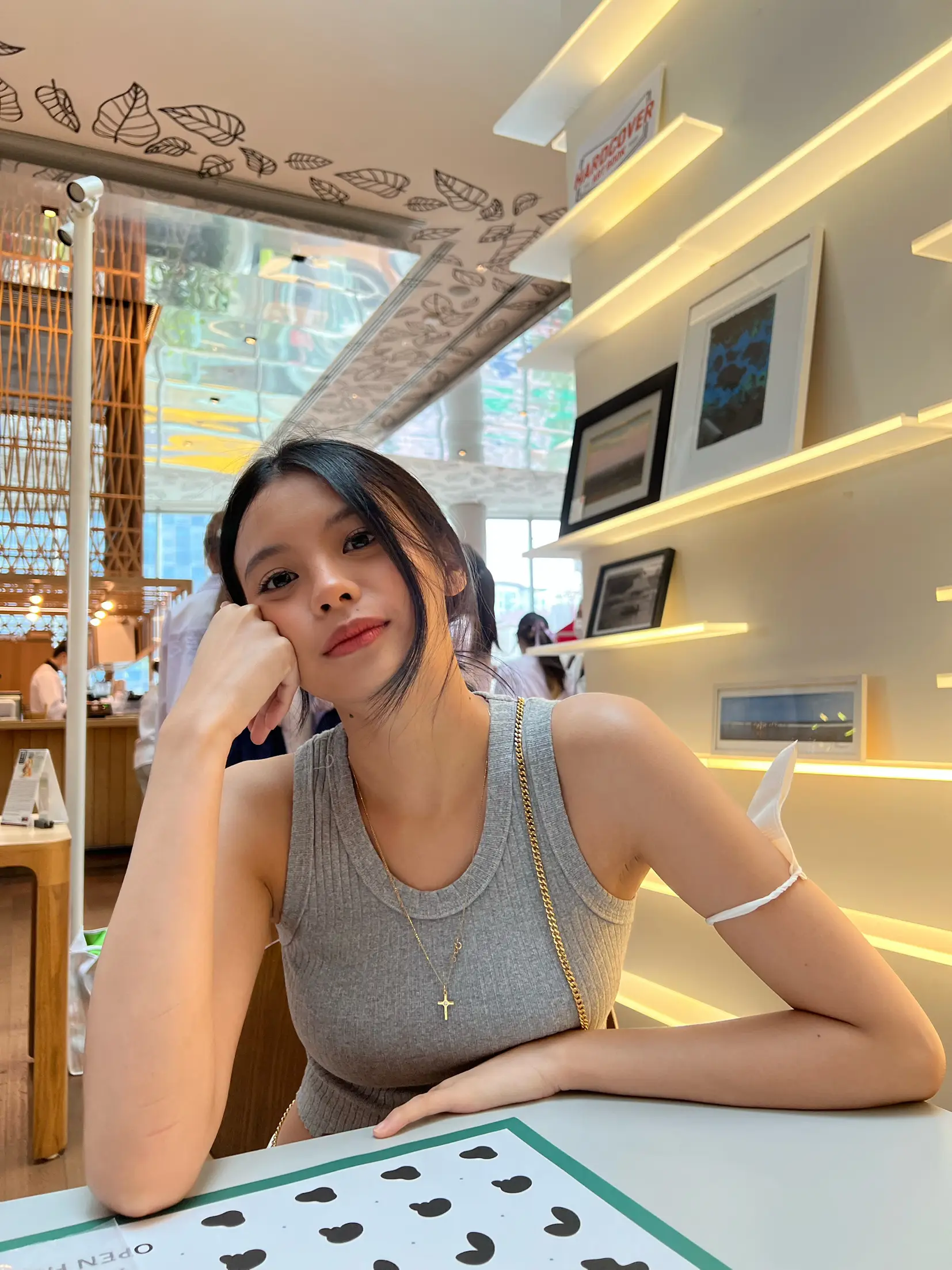 พามาทานข้าวที่ central embassy 💓🫶🏻 | แกลเลอรีที่โพสต์โดย Yves | Lemon8