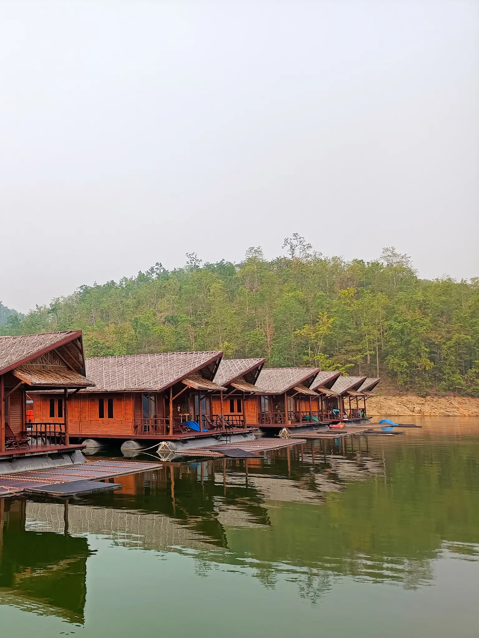 Sunset Lakeview resort จ.กาญจนบุรี🏕 | แกลเลอรีที่โพสต์โดย GOGAGU | Lemon8