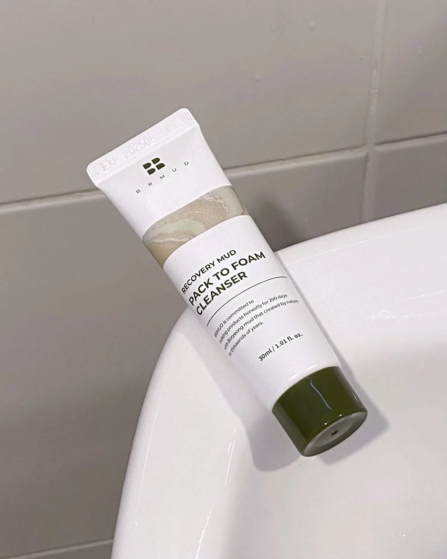 โฟม 2 in 1 🏻🫧 | แกลเลอรีที่โพสต์โดย jxngksm | Lemon8