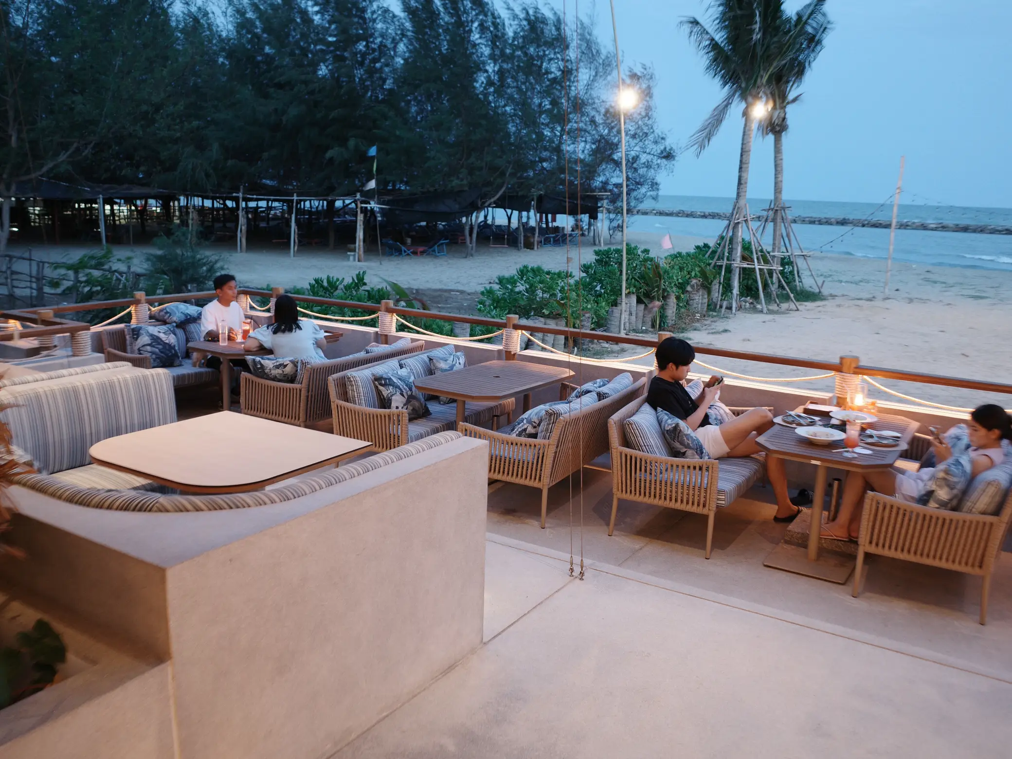 Sand Beach Club | แกลเลอรีที่โพสต์โดย Alfurkon Samae | Lemon8