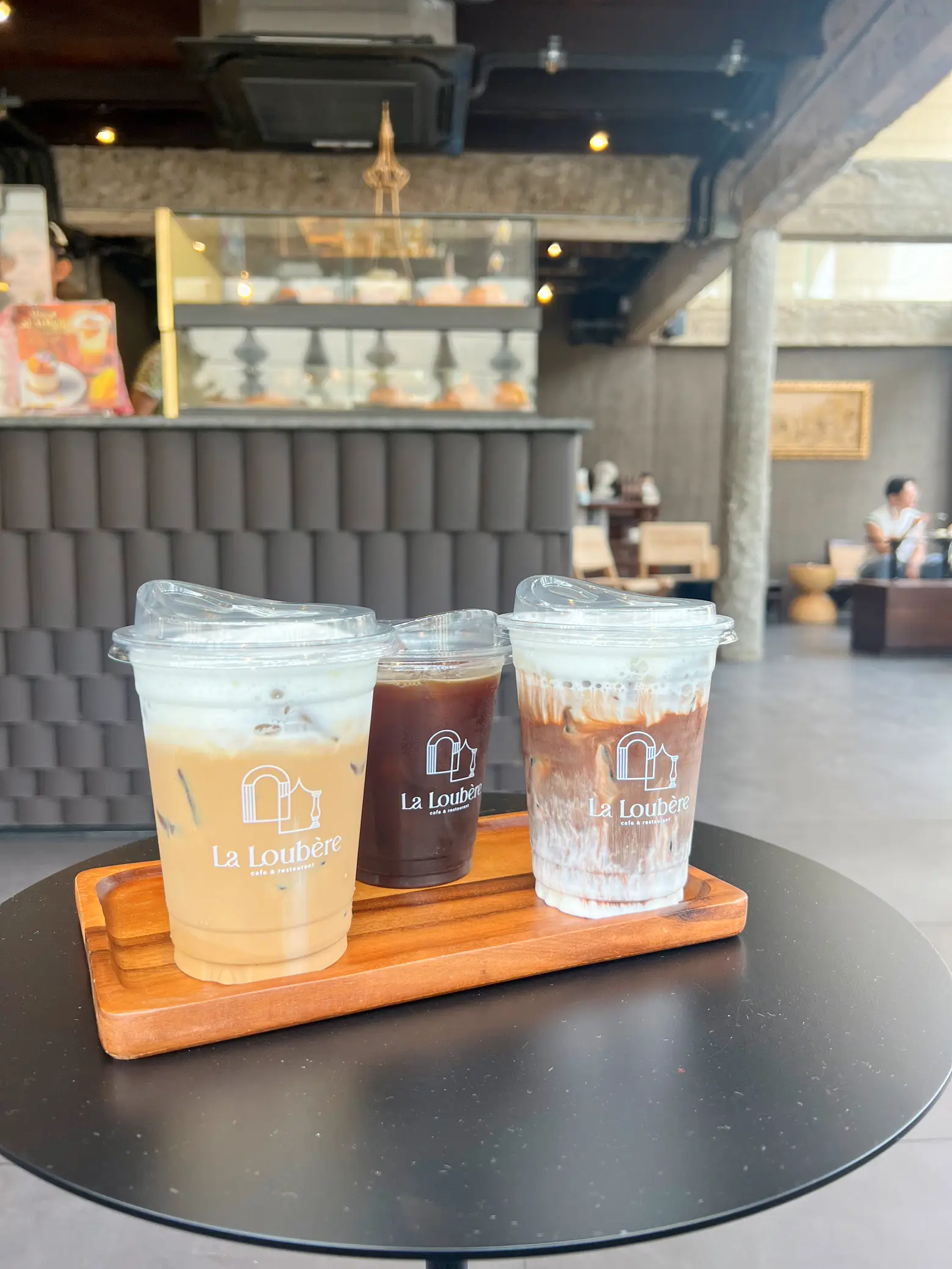 LA LOUBERE คาเฟ่สถาปัตยกรรมร่วมสมัยเปิดใหม่ในอยุธยา ปังมาก | แกลเลอรีที่โพสต์โดย titlemeta | Lemon8