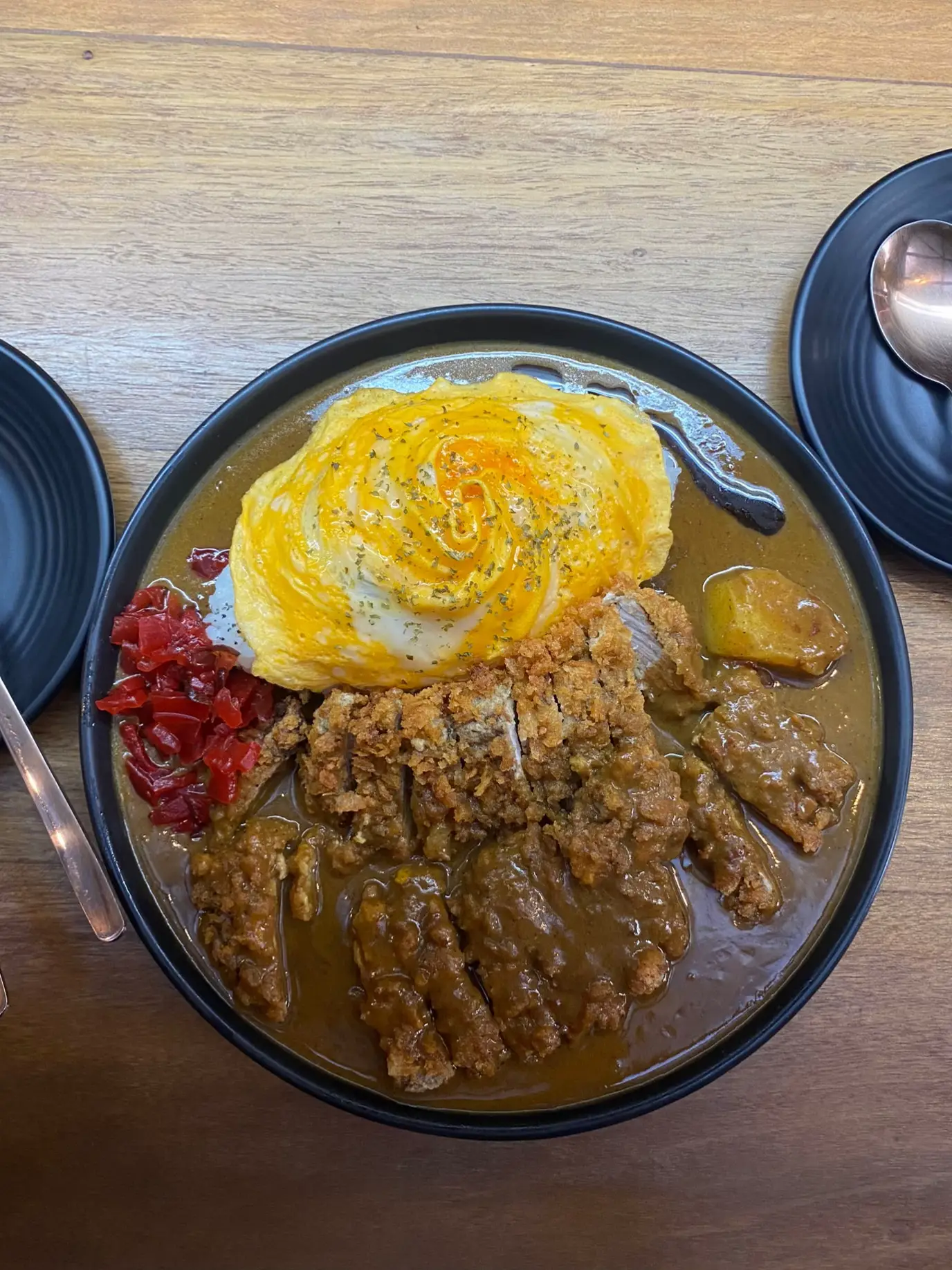 แกงกะหรี่ แถวนิมมานซอย 5 เชียงใหม่🥰🎉 | วิดีโอที่เผยแพร่โดย bow | Lemon8