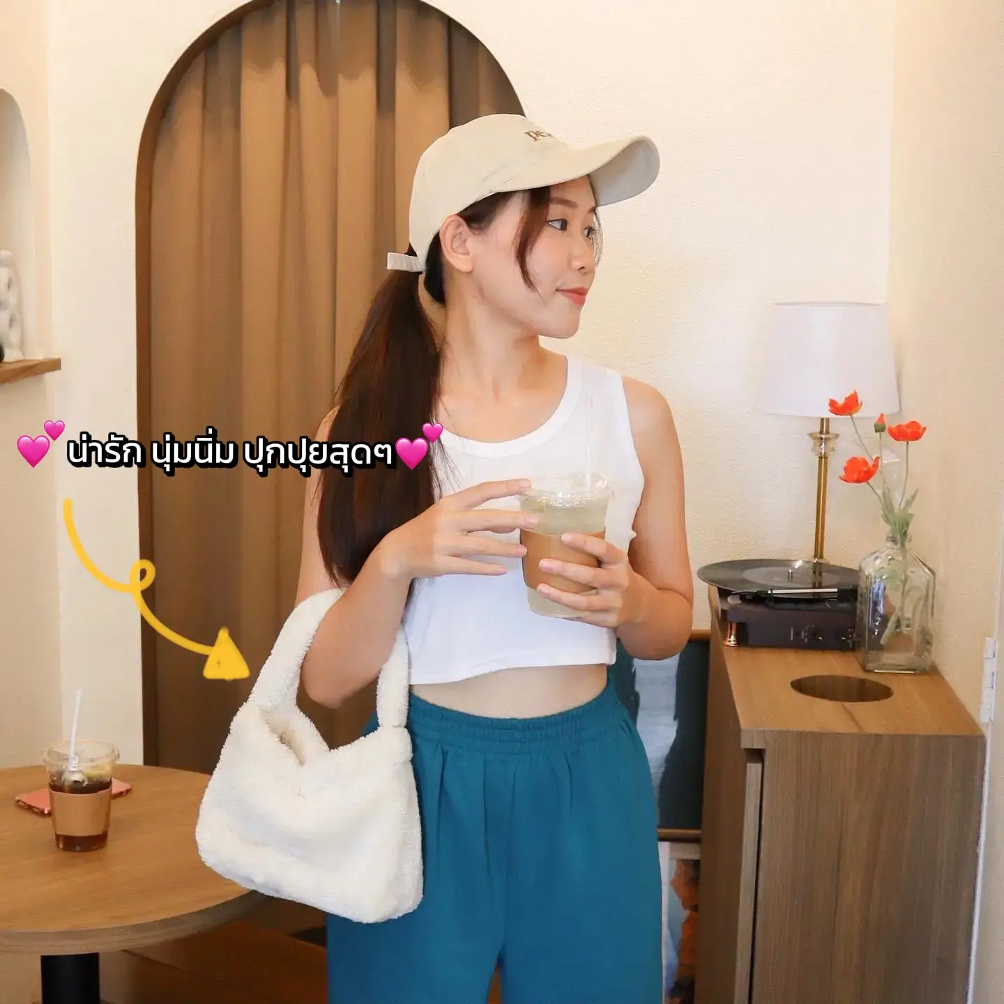 กระเป๋าถือขนนุ่มนิ่ม สุดฮิต | แกลเลอรีที่โพสต์โดย S.sister | Lemon8