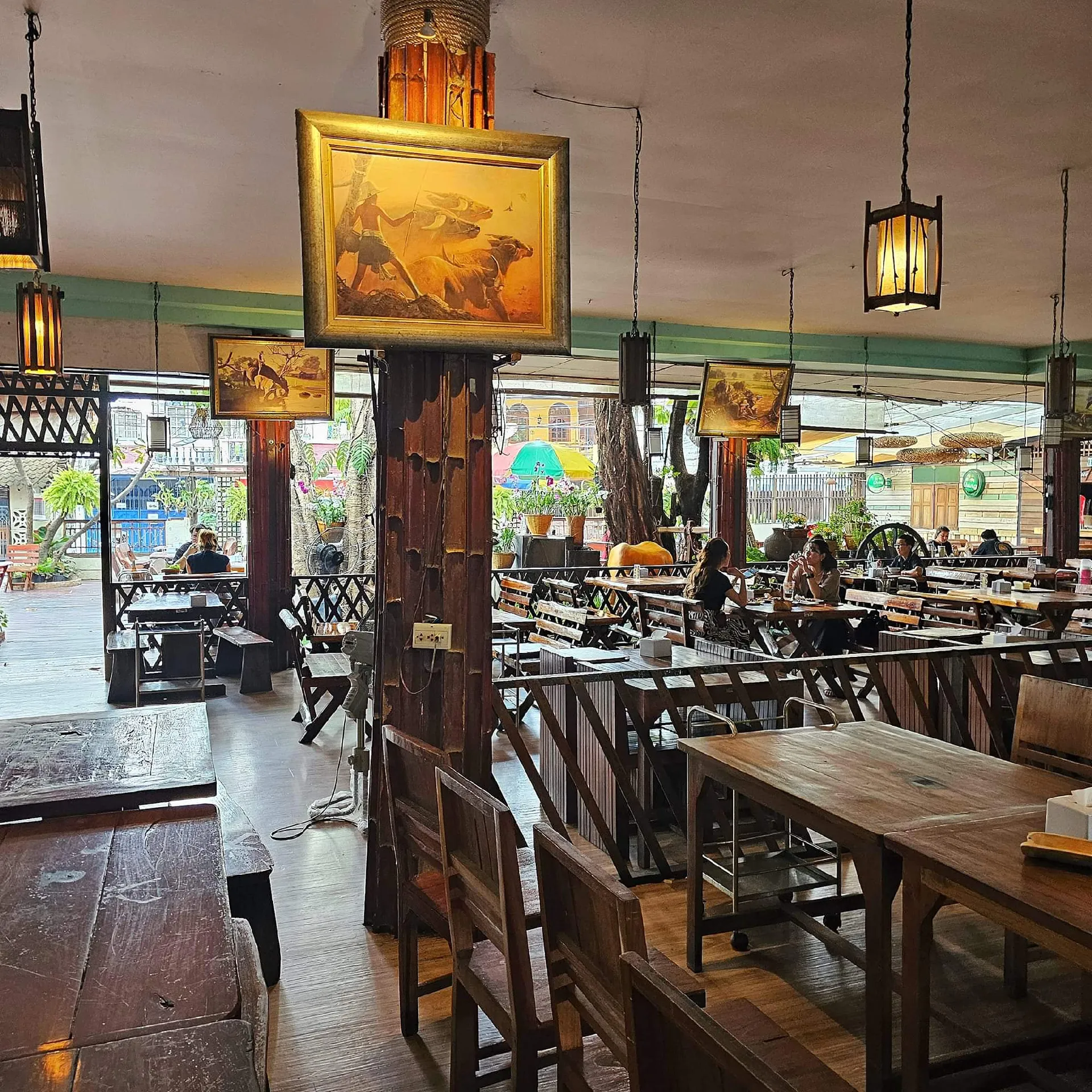 ครกไม้ไทยลาว เก่าแก่ ลาดปลาเค้า🌱 อร่อยมาก ถูกด้วย | แกลเลอรีที่โพสต์โดย ...