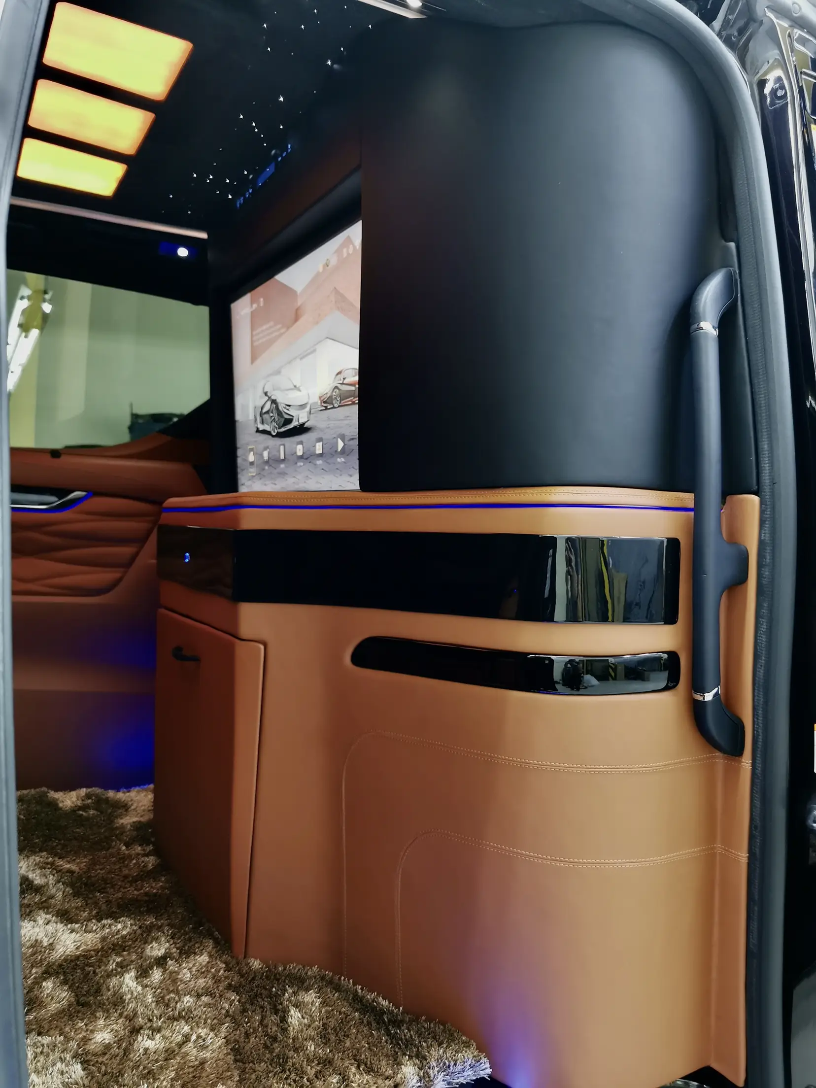 MPV Interior Upgrade Design 👉004 | Gallery posted by CarZone Design ...