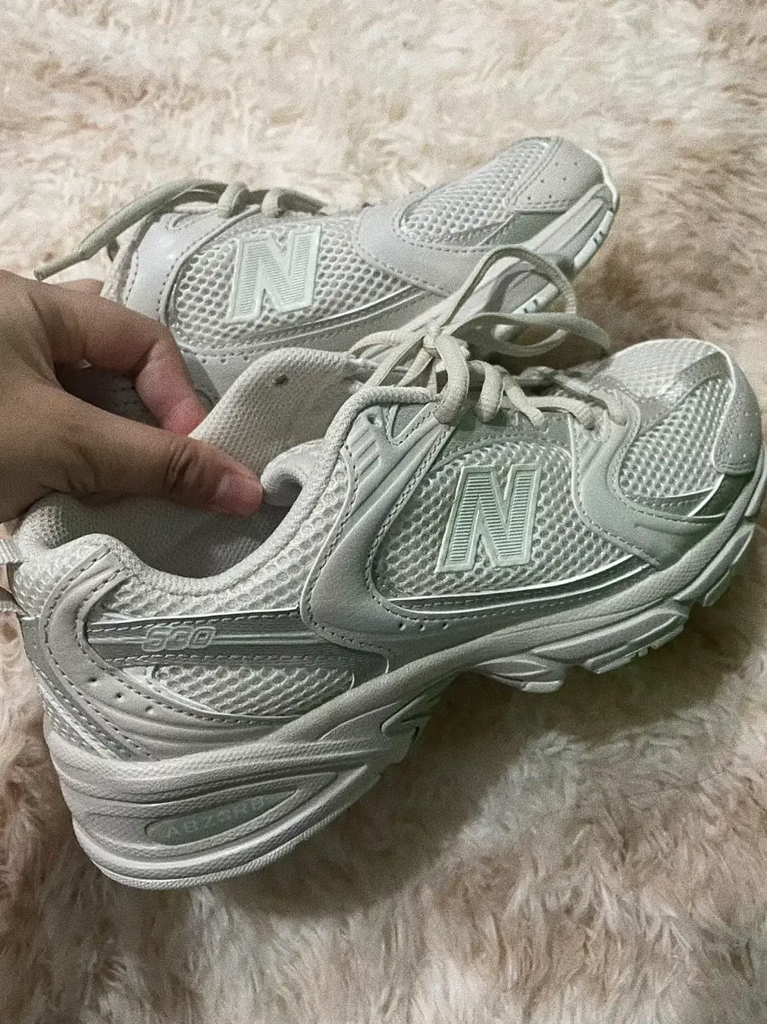 รีวิวกดรองเท้า new balance 530 จาก GOAT | แกลเลอรีที่โพสต์โดย Preeya | Lemon8